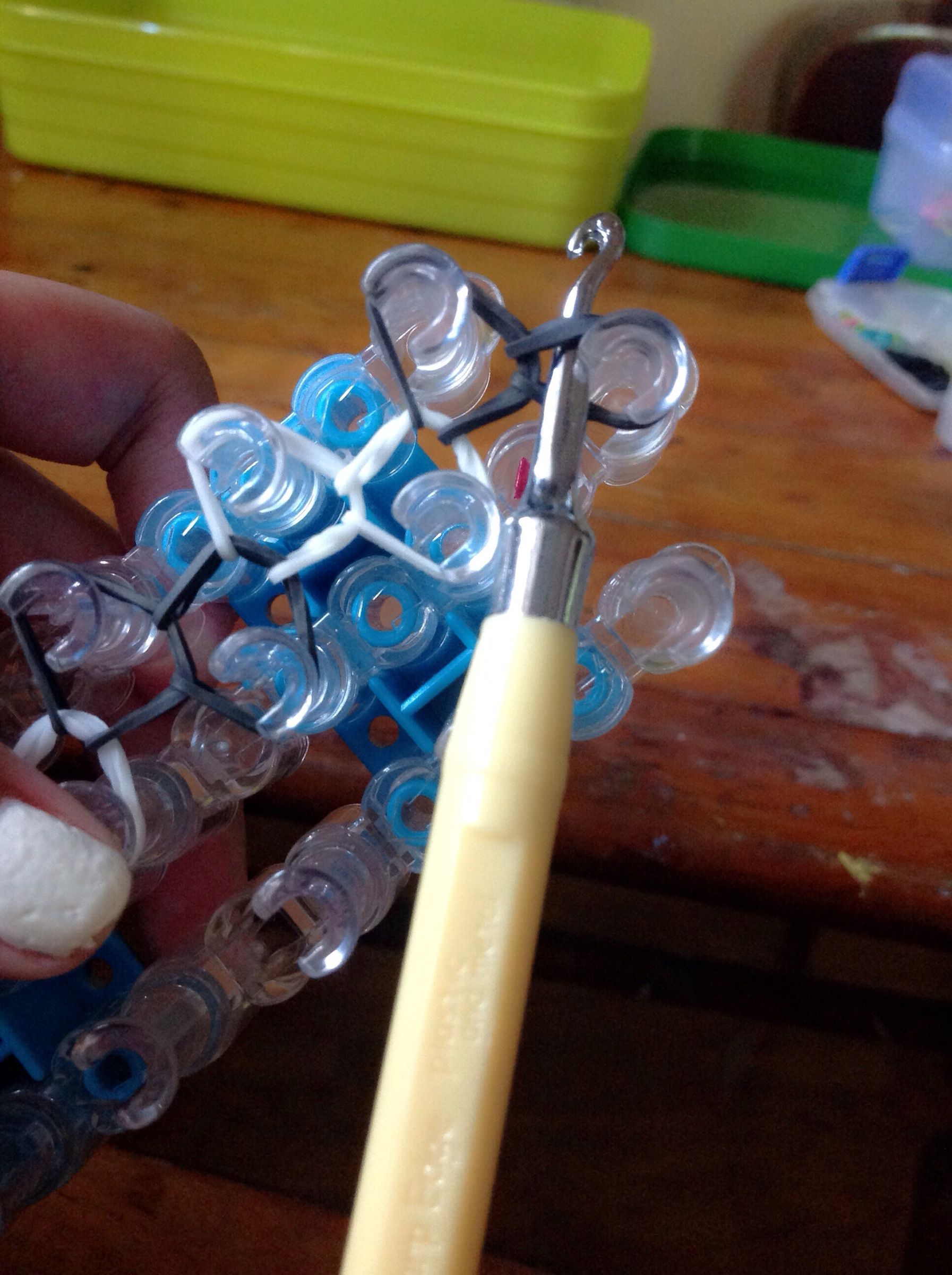 Rainbow Loom: Single Chain Bracelet : 5 Steps - Instructables