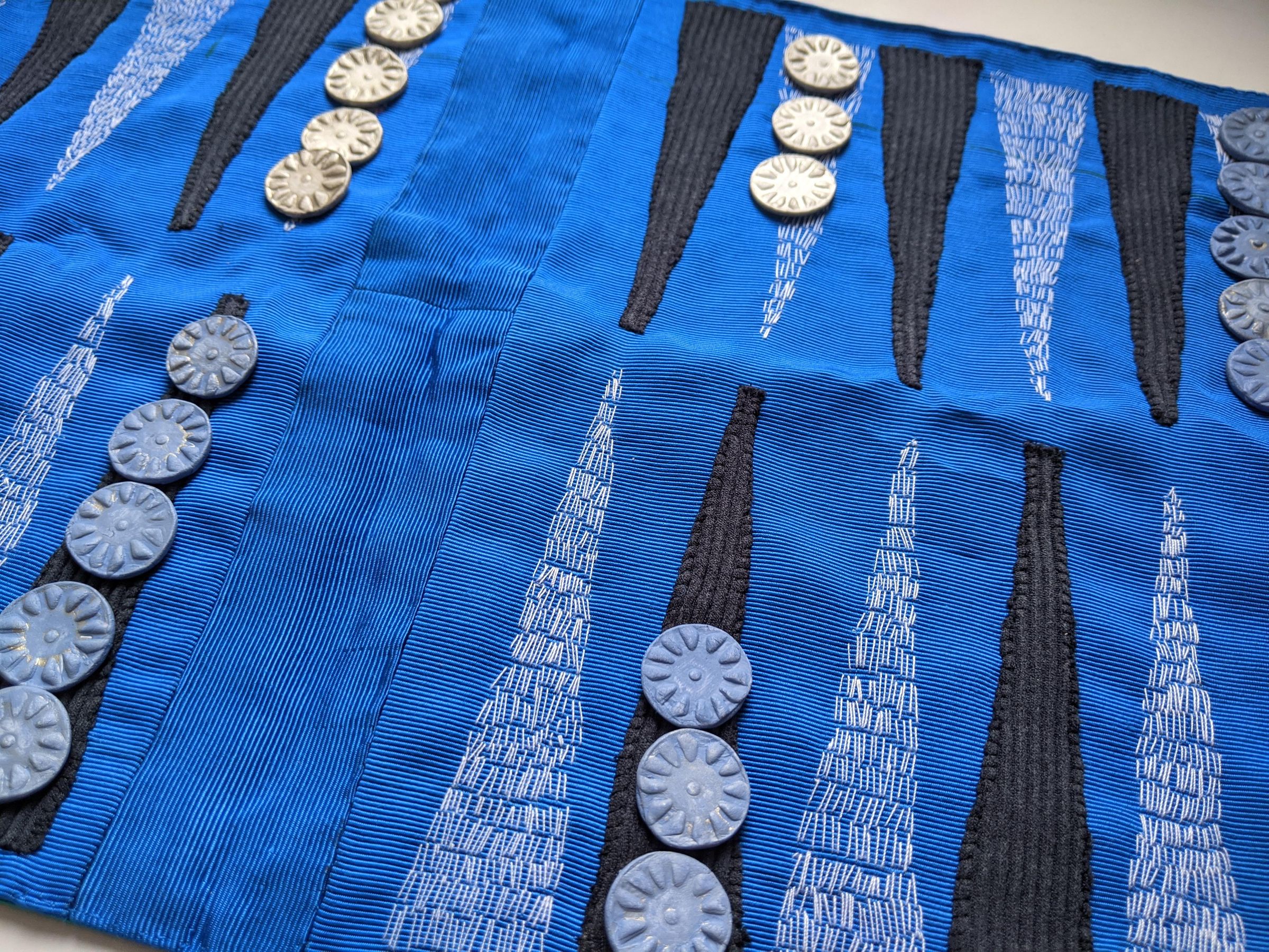 Upcycled Fabric Backgammon Board : 10 Steps (with Pictures) - Instructables