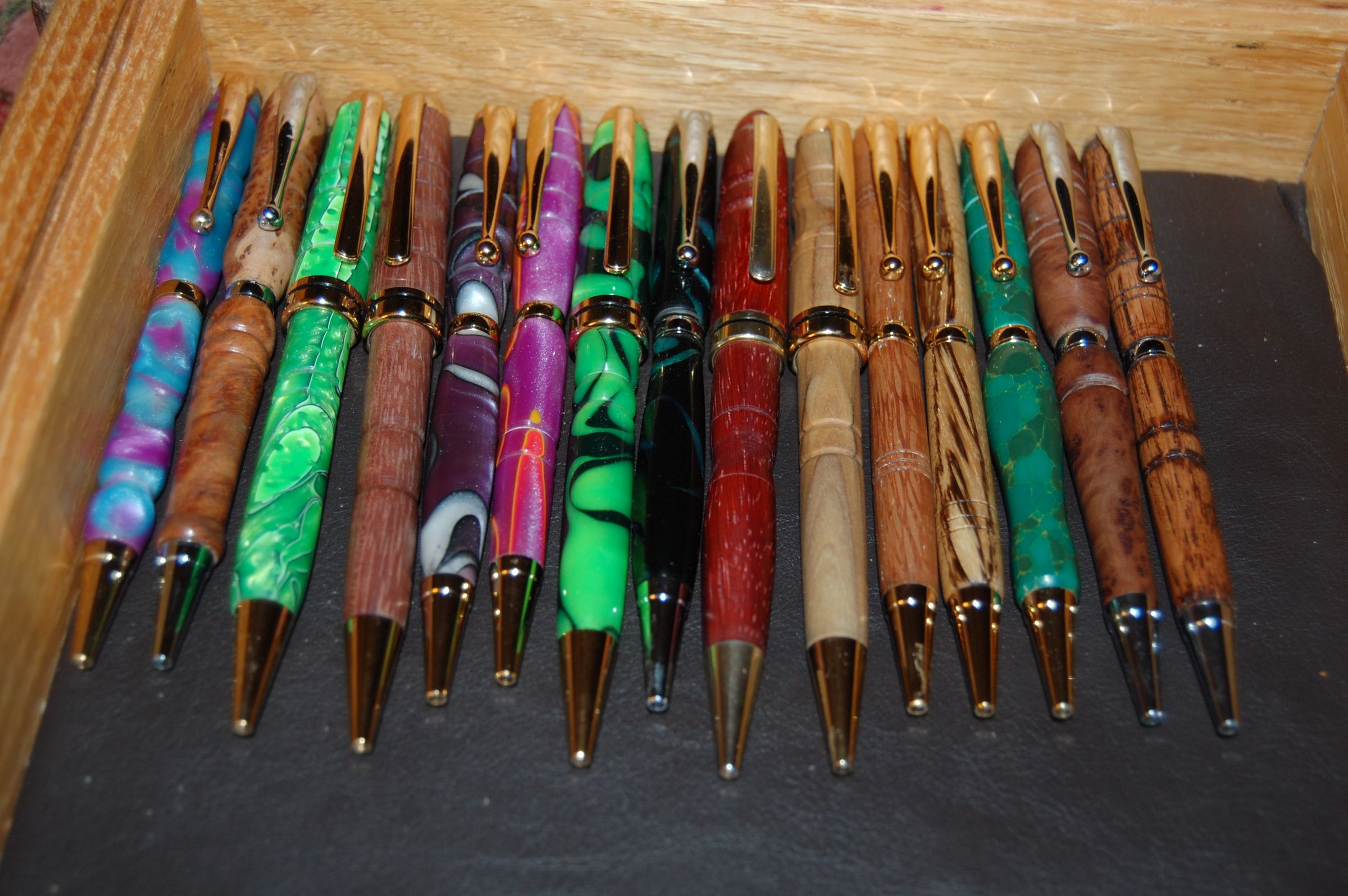 Guide to Turning Acrylic Pens (Video Guide) : 10 Steps (with Pictures ...