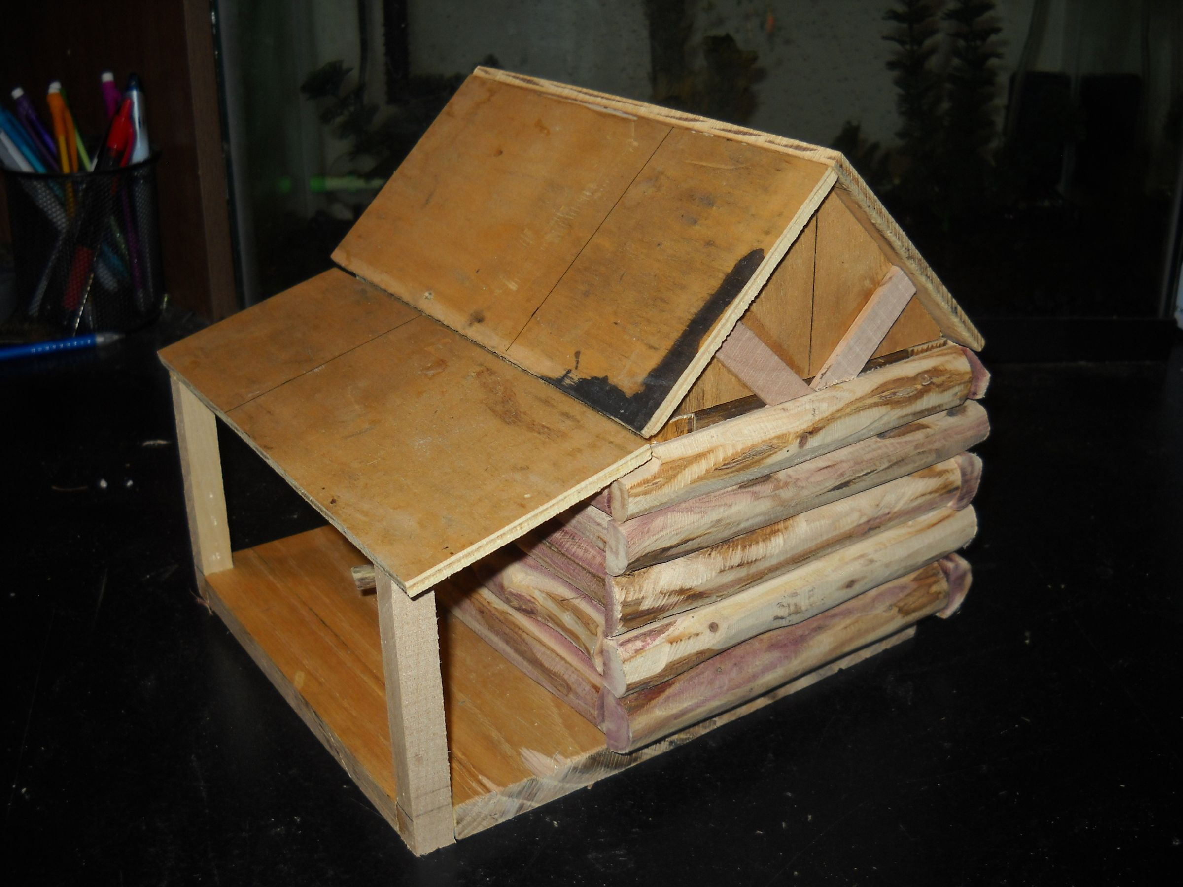 Log Cabin Bird House : 12 Steps (with Pictures) - Instructables