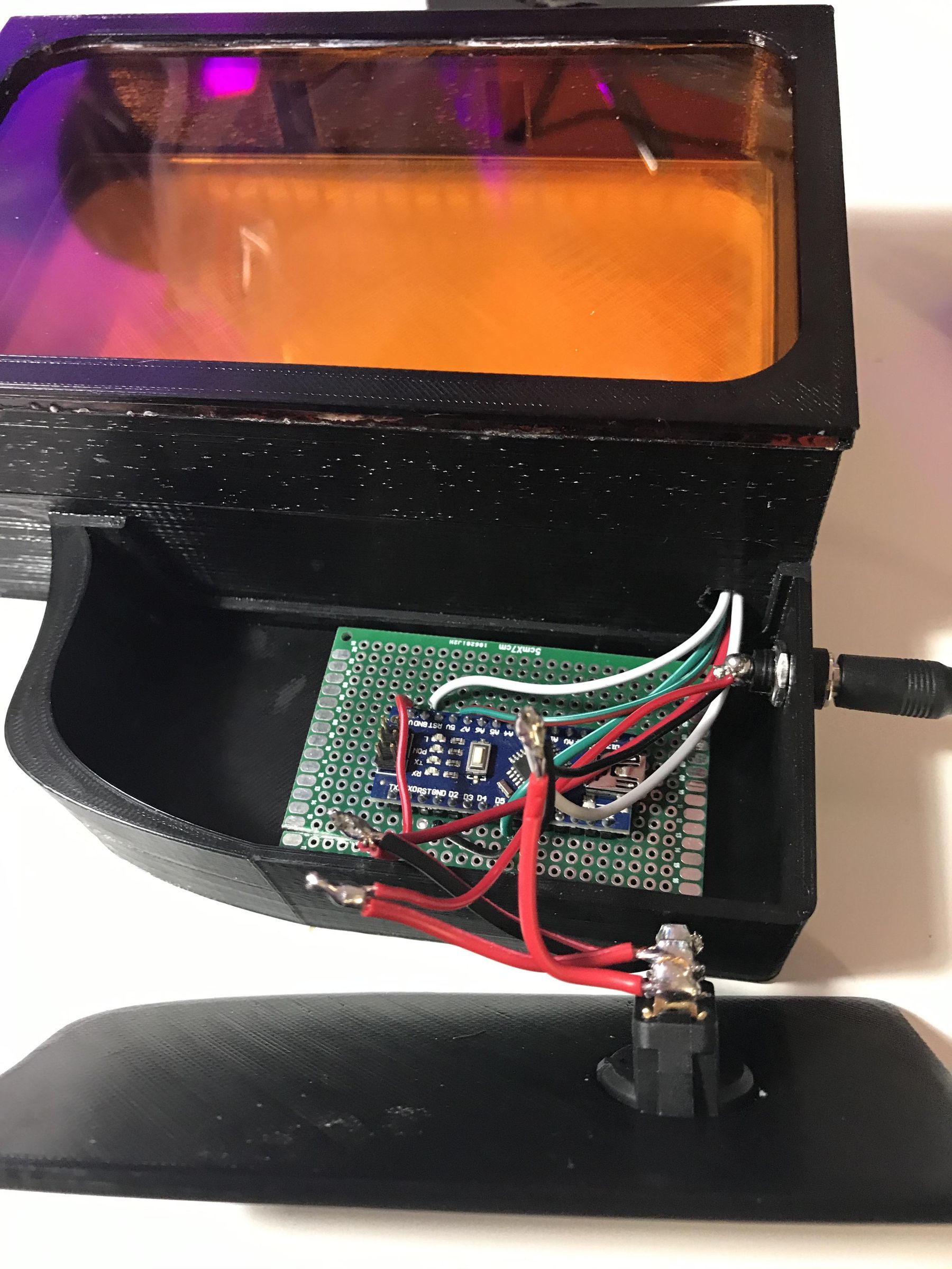 Blue Light DNA Transilluminator : 5 Steps (with Pictures) - Instructables