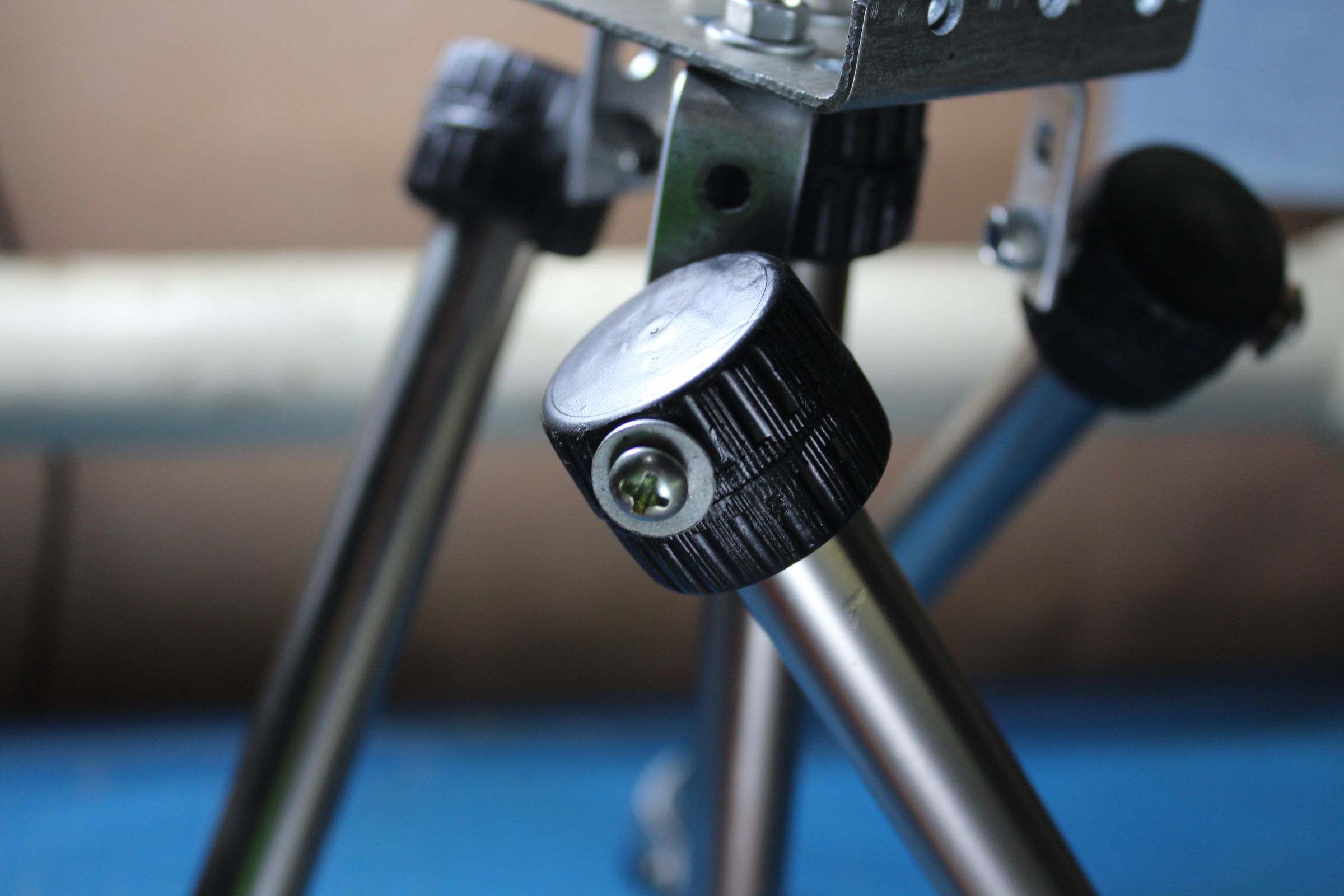 Homemade Tripod : 9 Steps (with Pictures) - Instructables