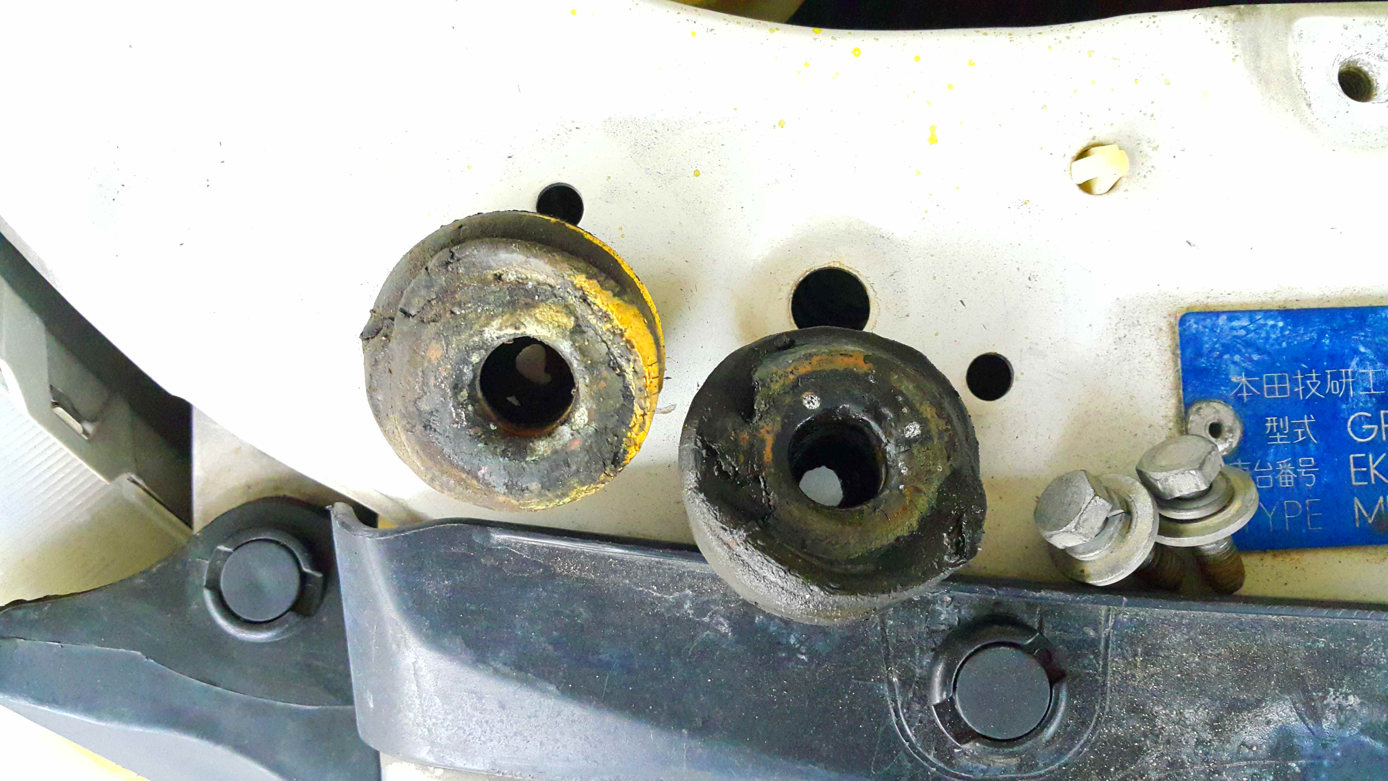 Replacing Radiator Mounts. : 3 Steps - Instructables