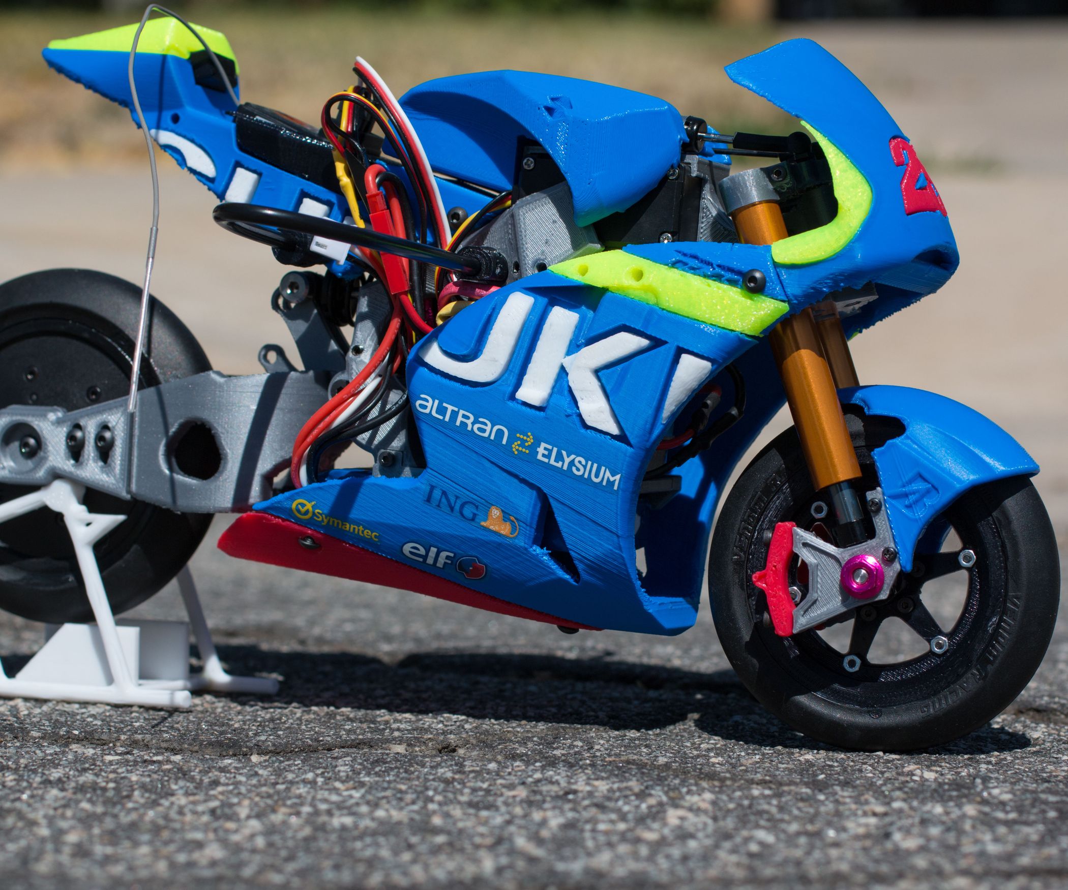 2016 Suzuki GSX-RR 1:8 Racing RC MotoGP Version 2 : 10 Steps (with ...