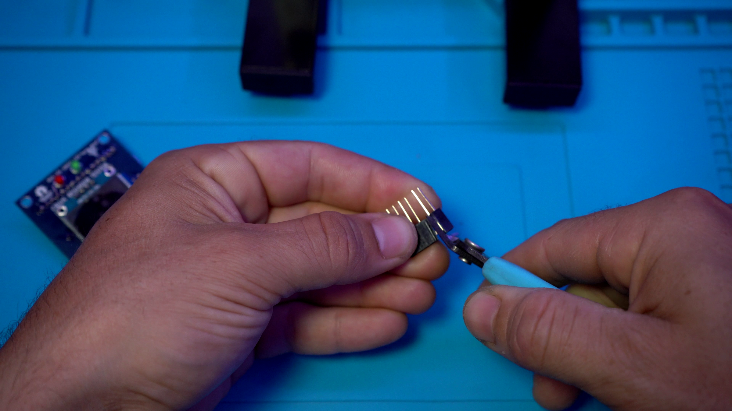 DIY Arduno "Ohmeter" + 0.96" OLED Display +Indication LEDs + Custom PCB ...