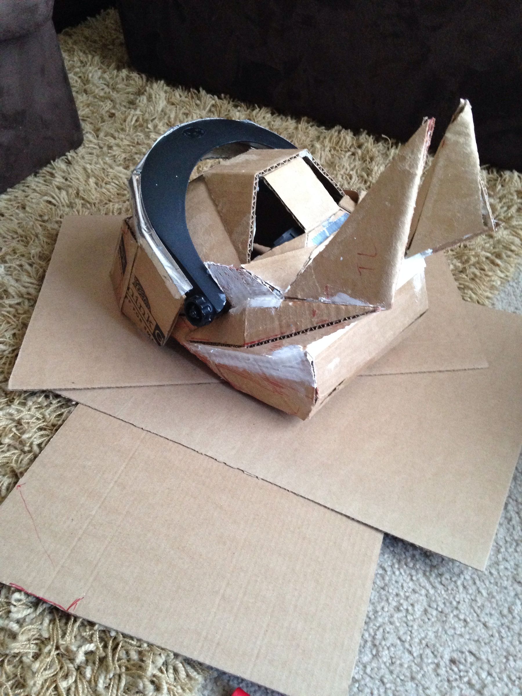 10 Easy Steps to a Cardboard Helmet : 10 Steps - Instructables