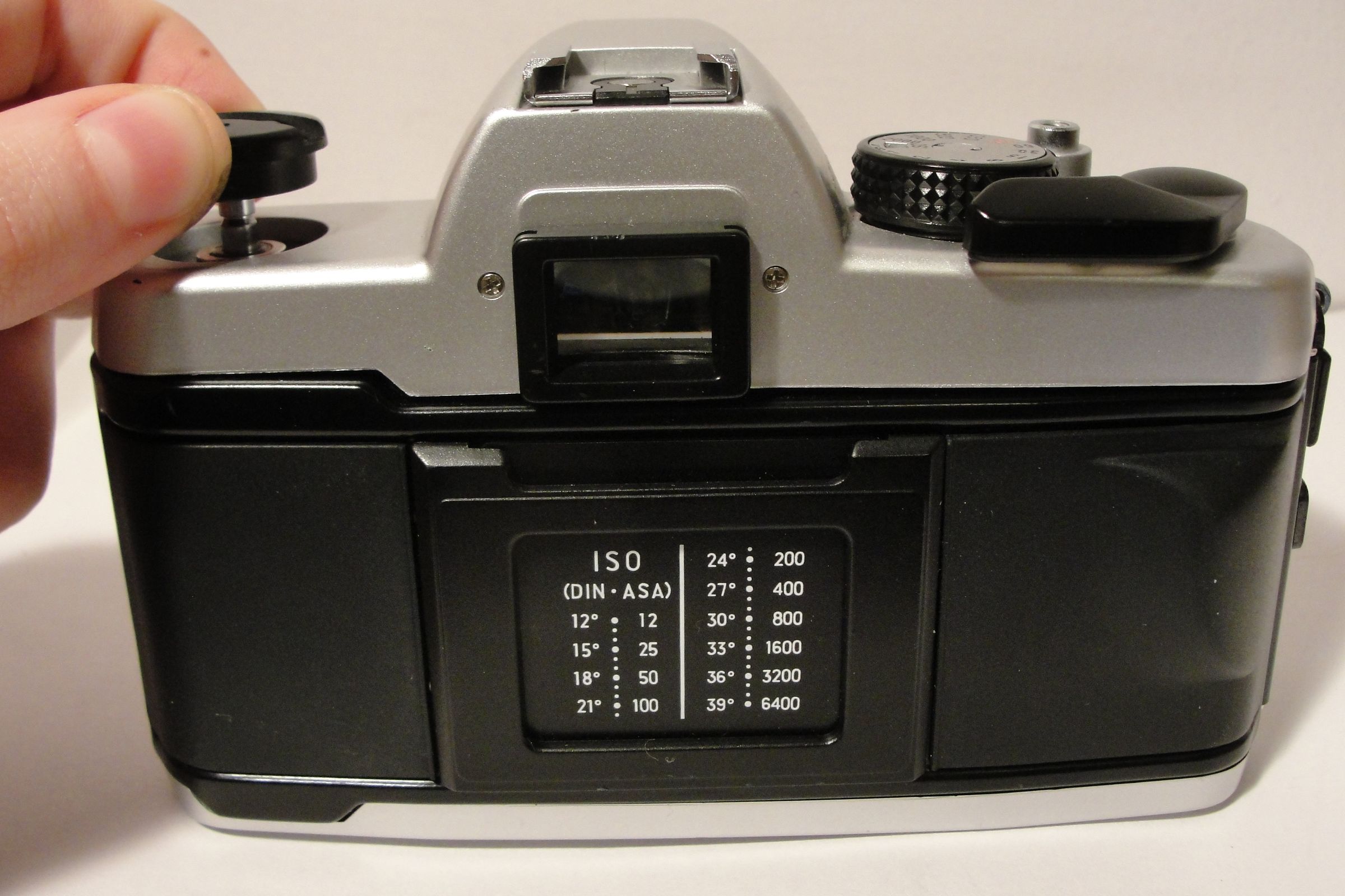 How to Load Film Into a 35mm Camera : 13 Steps (with Pictures ...