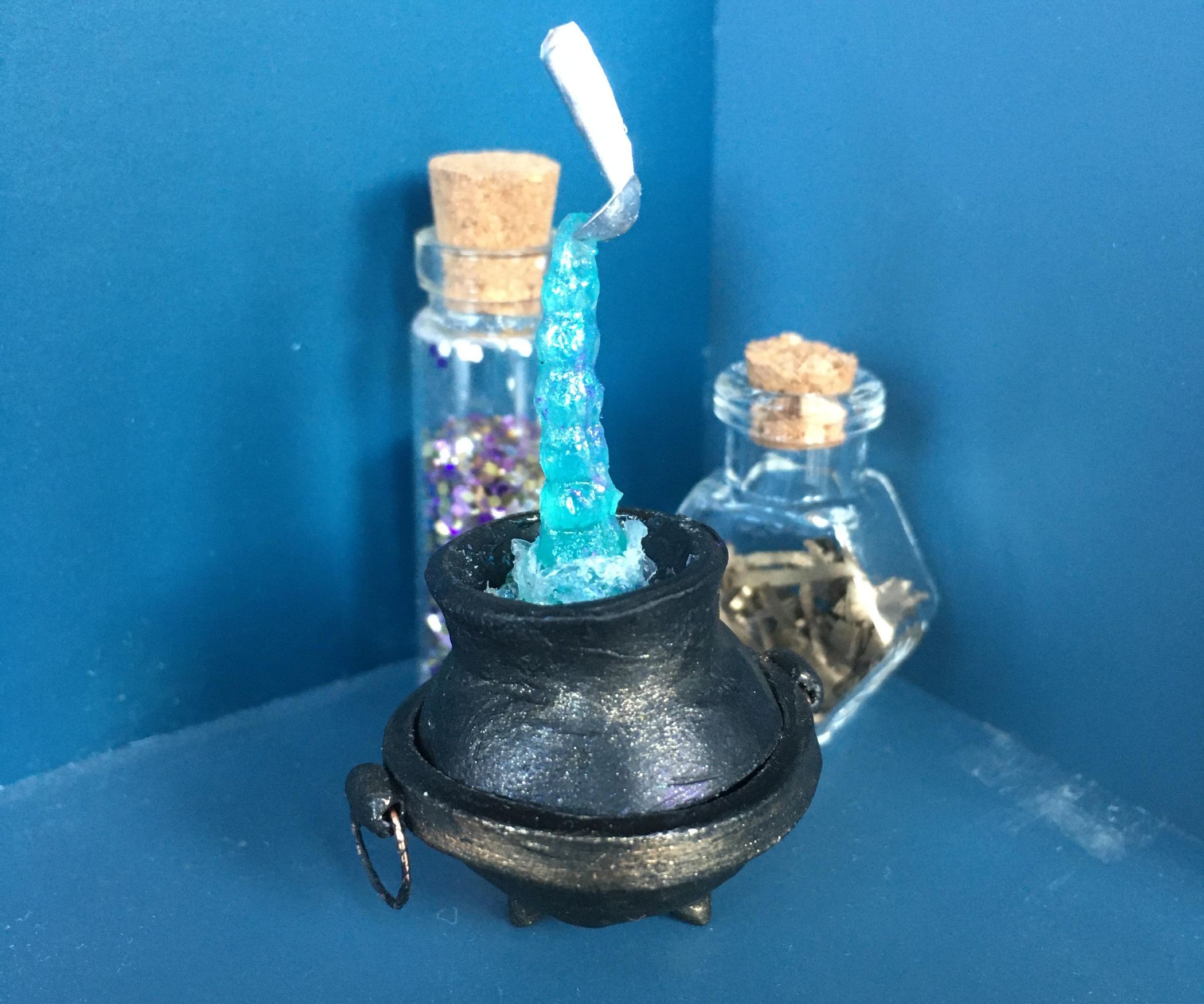 DIY Miniature Cauldron With a Spooky Potion That Glows : 9 Steps (with ...