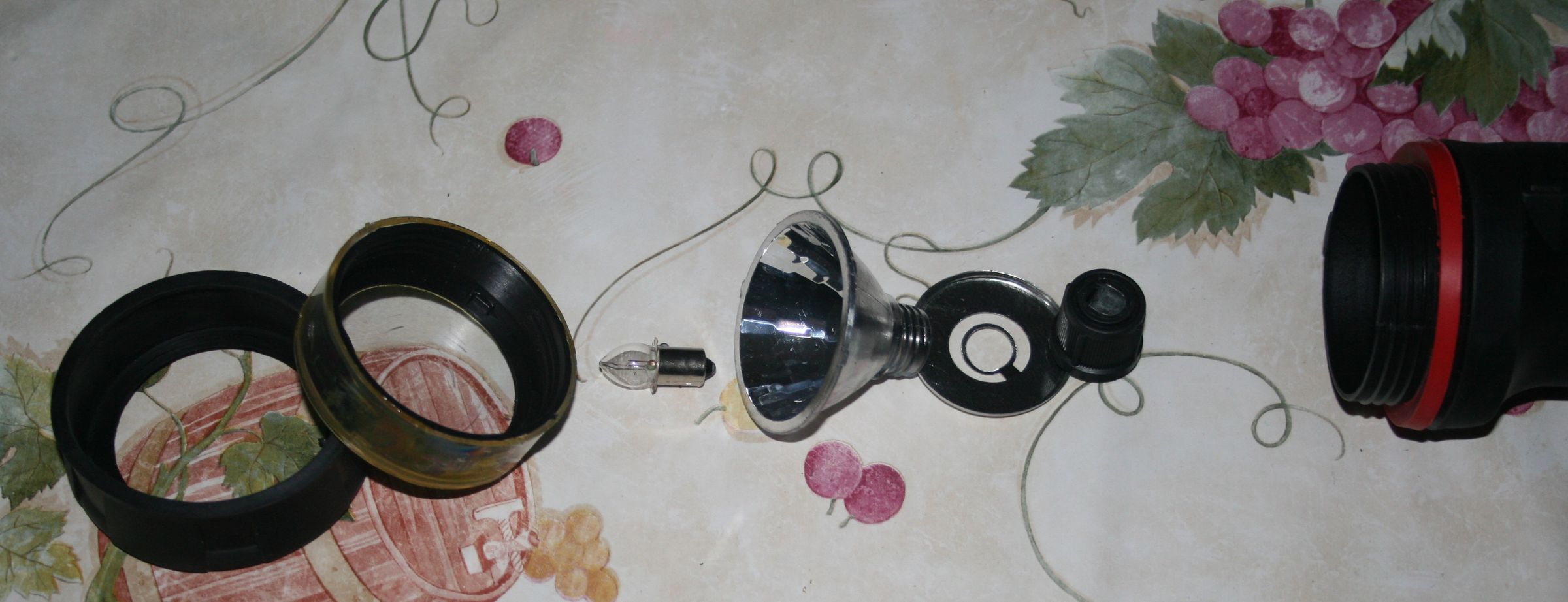 £1 Poundland Übertorch (3 D-cell 25 LED Torch Conversion) : 4 Steps ...