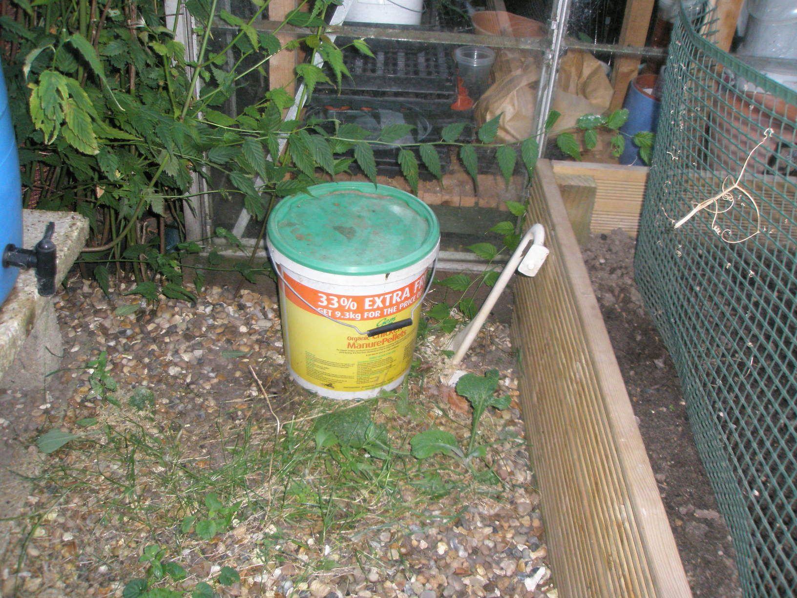 Comfrey/Nettle Tea - Plant Food - Instructables