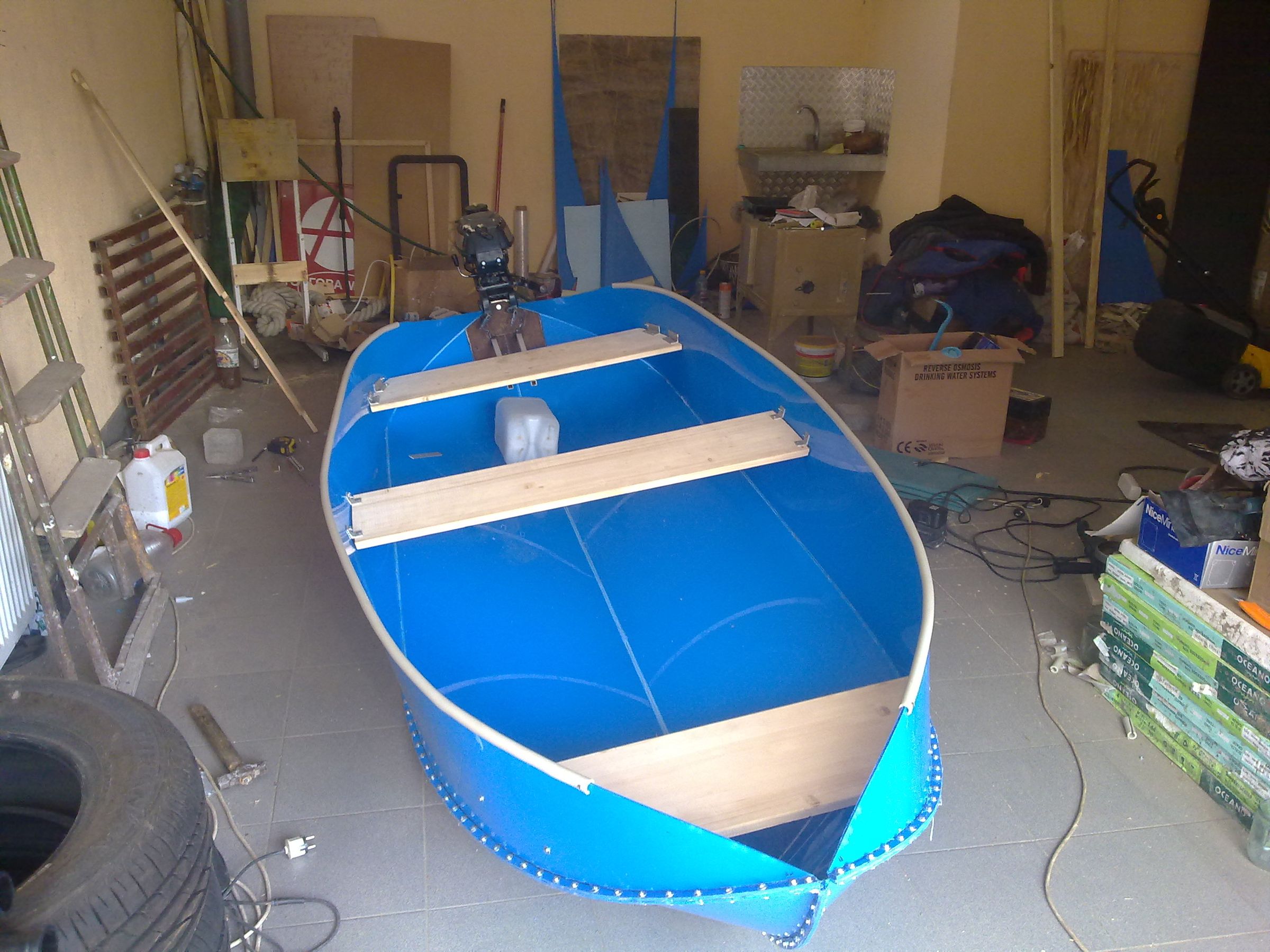 Construction Folding Boats From Polypropylene Sheet : 8 Steps ...