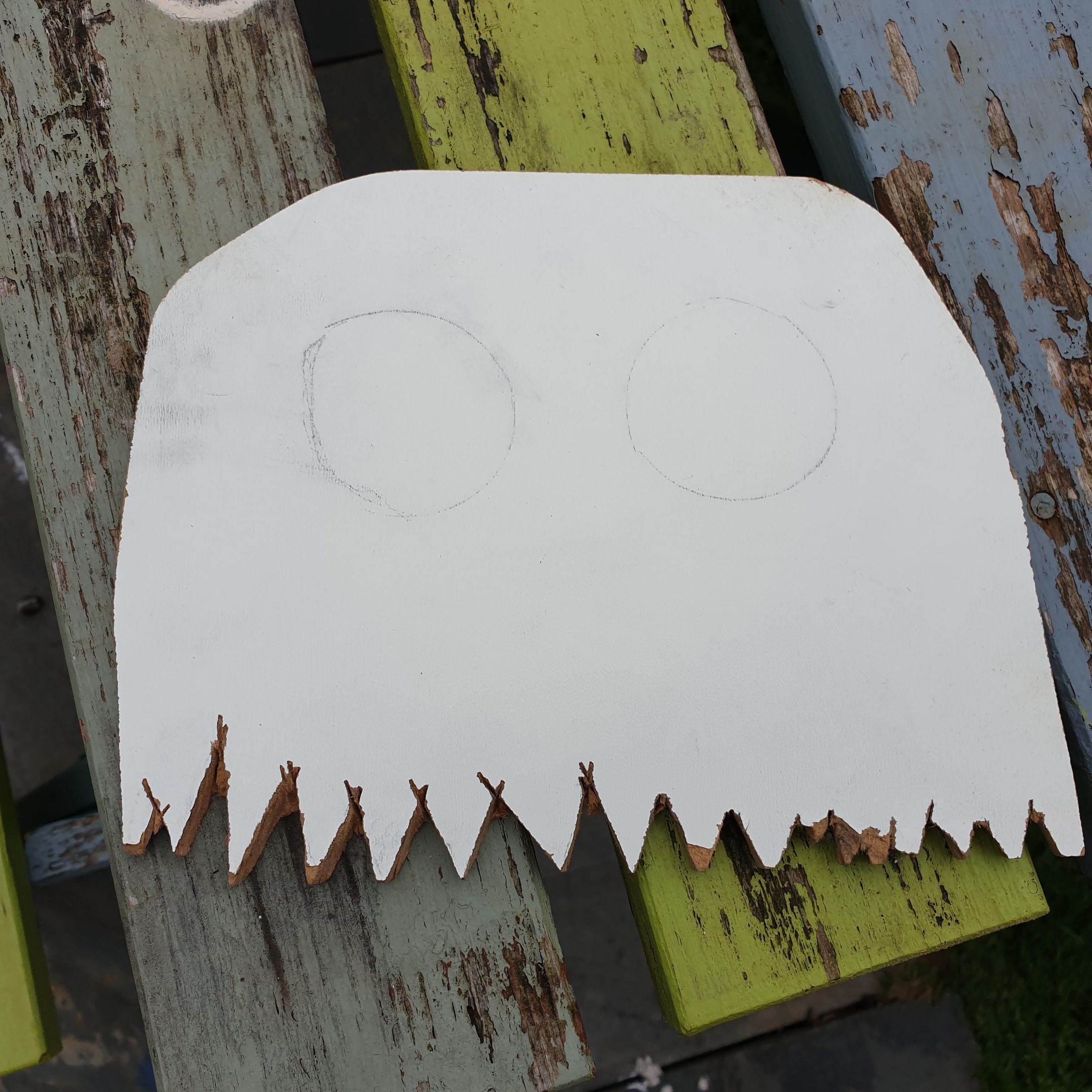 Spooky Ghost With Glowing Eyes for Halloween - Instructables