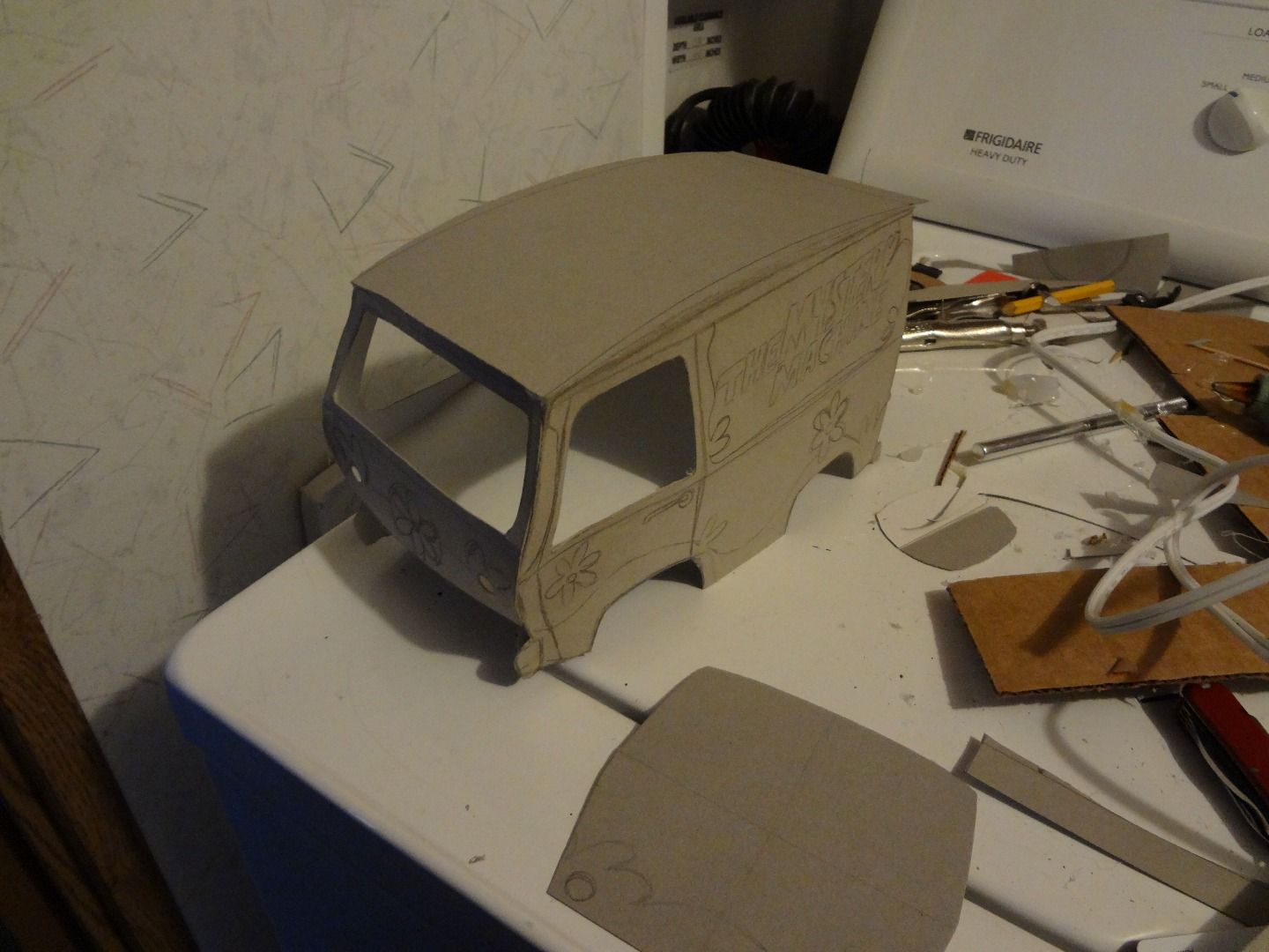 Scooby Doo Cardboard Electric Mystery Machine : 5 Steps - Instructables