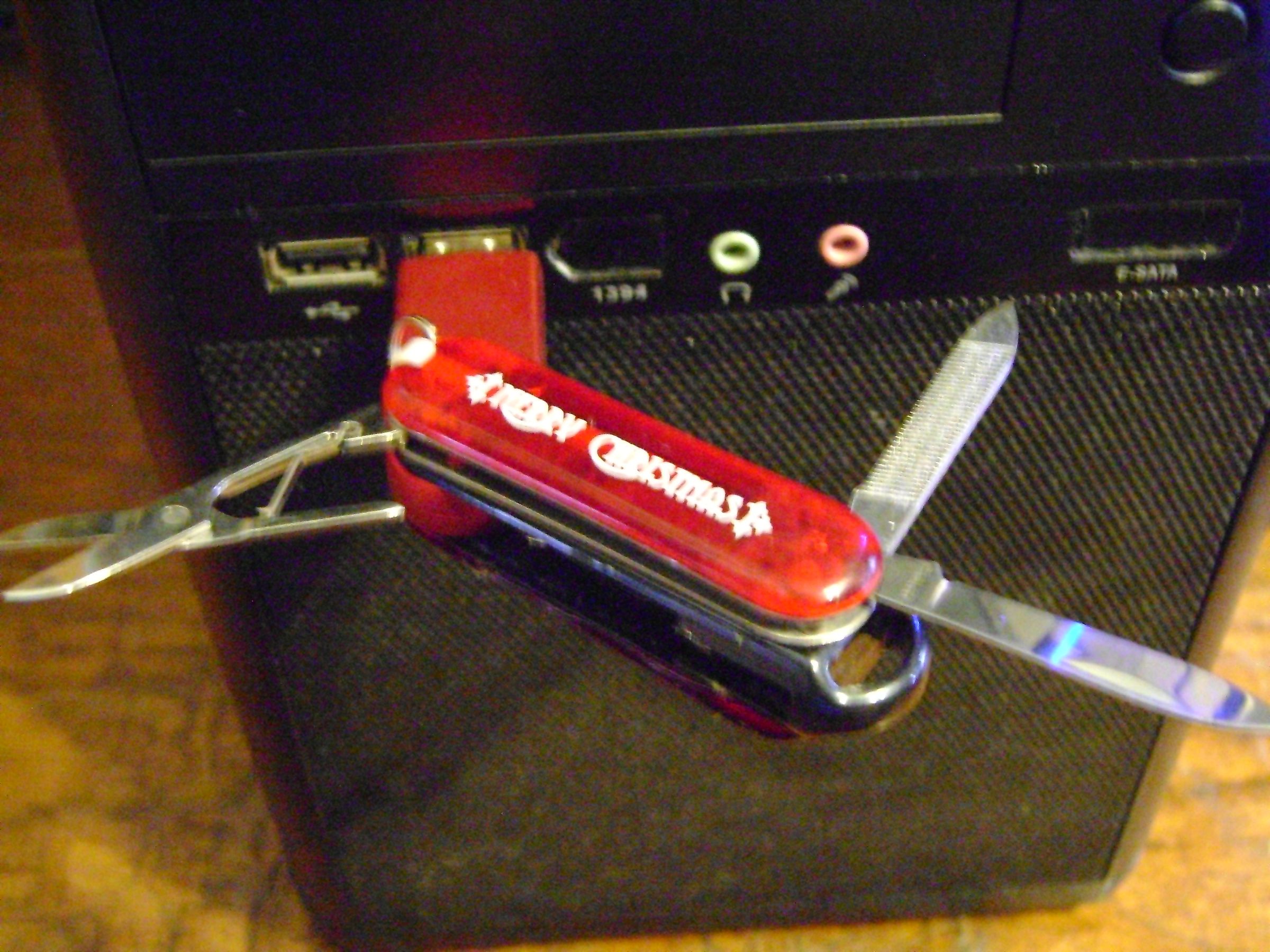 USB Thumb Drive Pocket Knife : 3 Steps (with Pictures) - Instructables