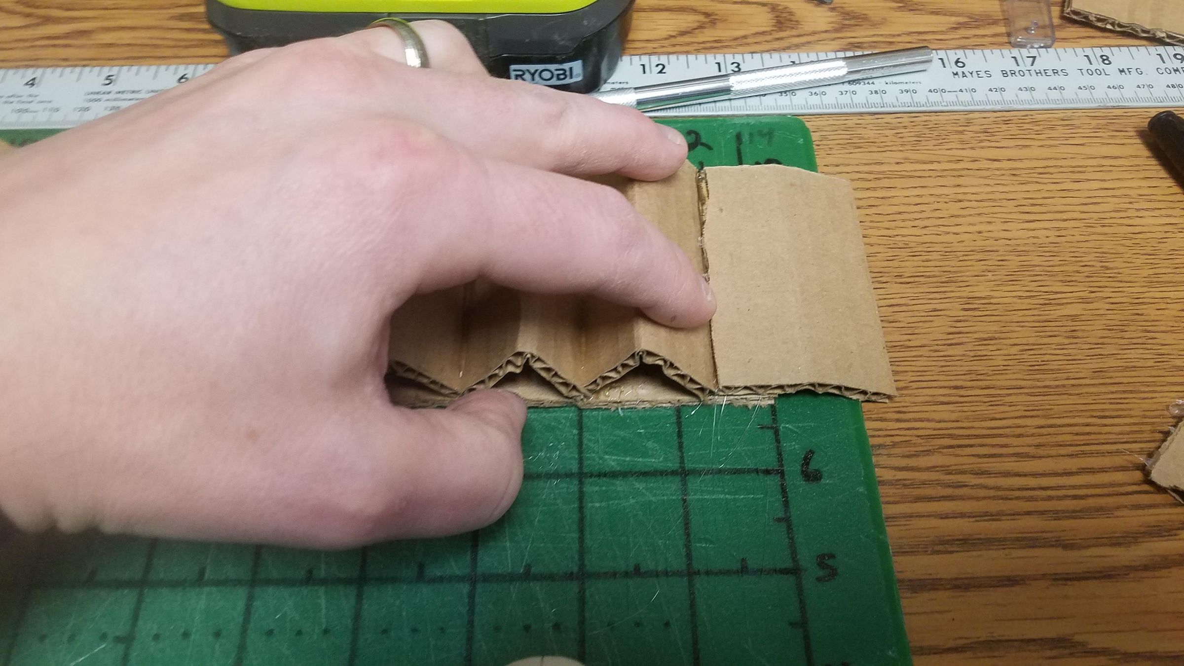 Cardboard Doll House : 20 Steps (with Pictures) - Instructables