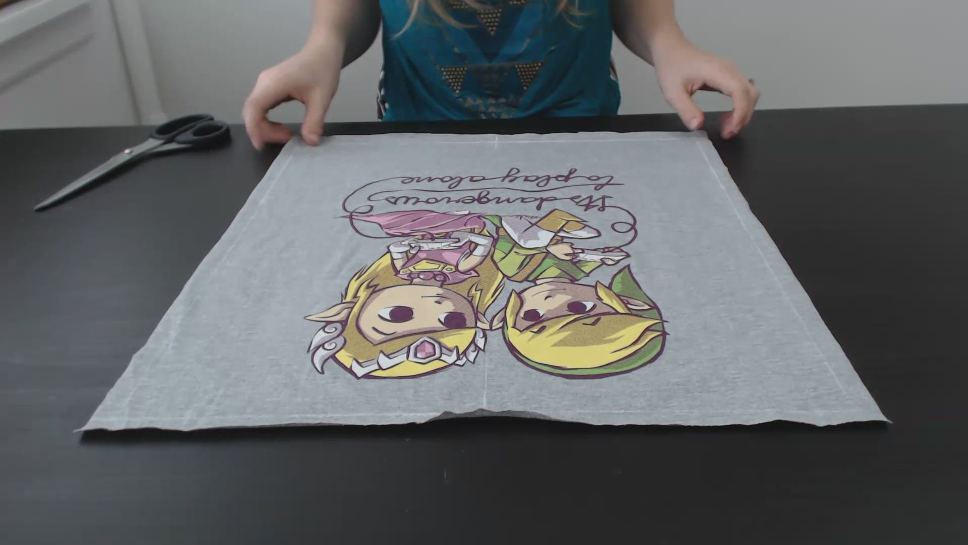 Cushion Cover From a T-shirt : 4 Steps (with Pictures) - Instructables