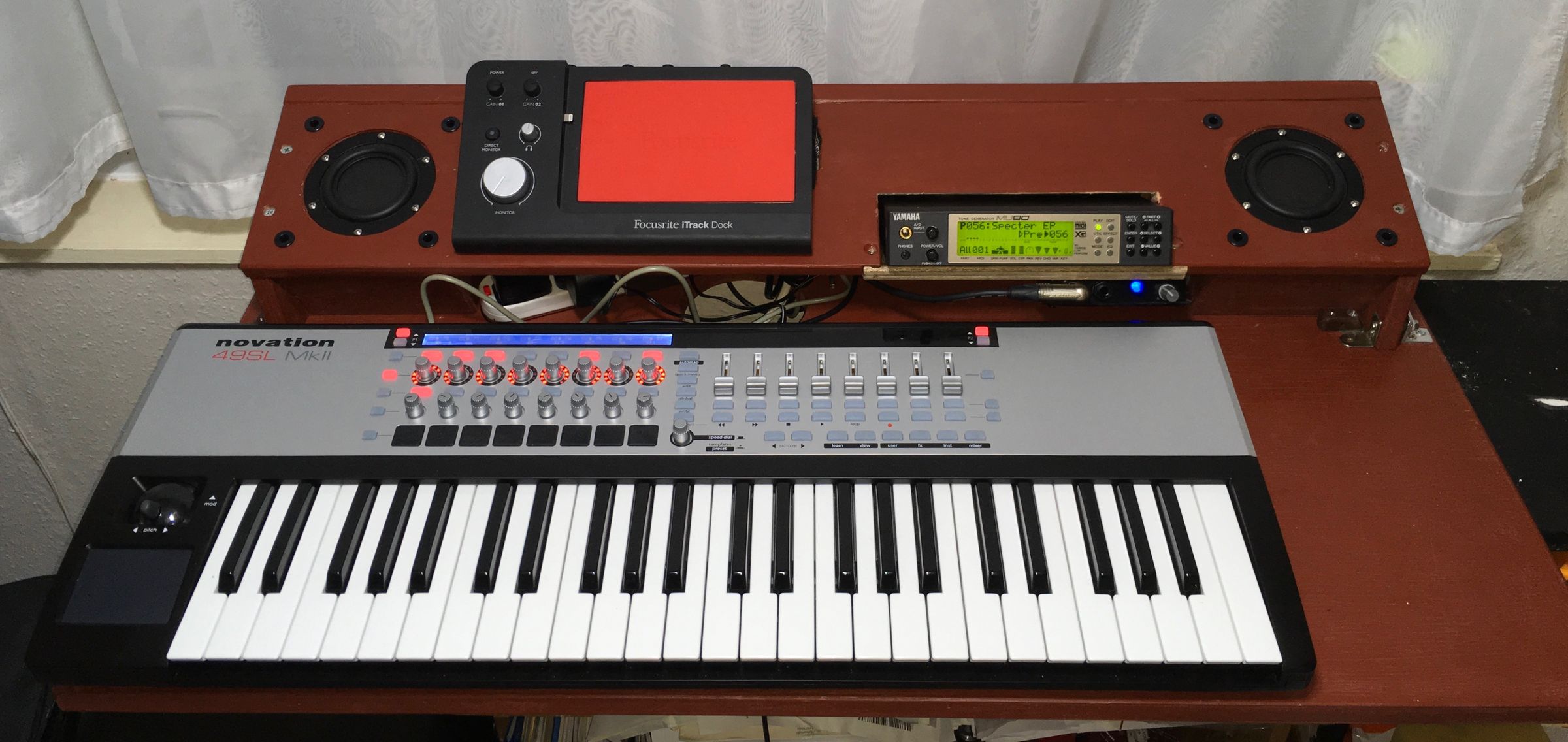 Keyboard Amp/Desk : 6 Steps - Instructables