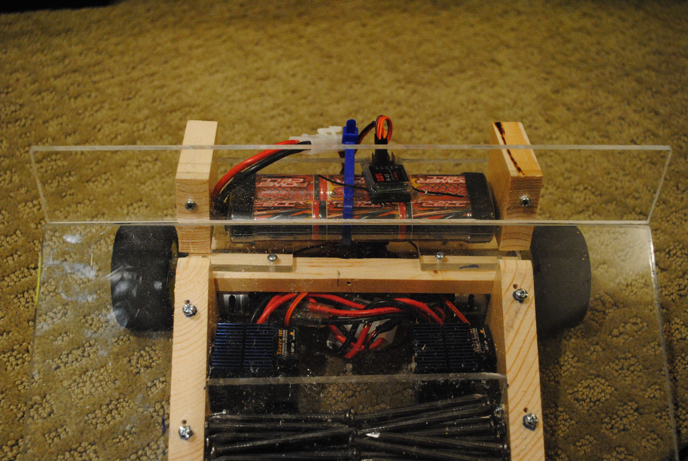 How to Make a Sumo Bot (Science Olympiad 2011 Rules) : 14 Steps (with ...