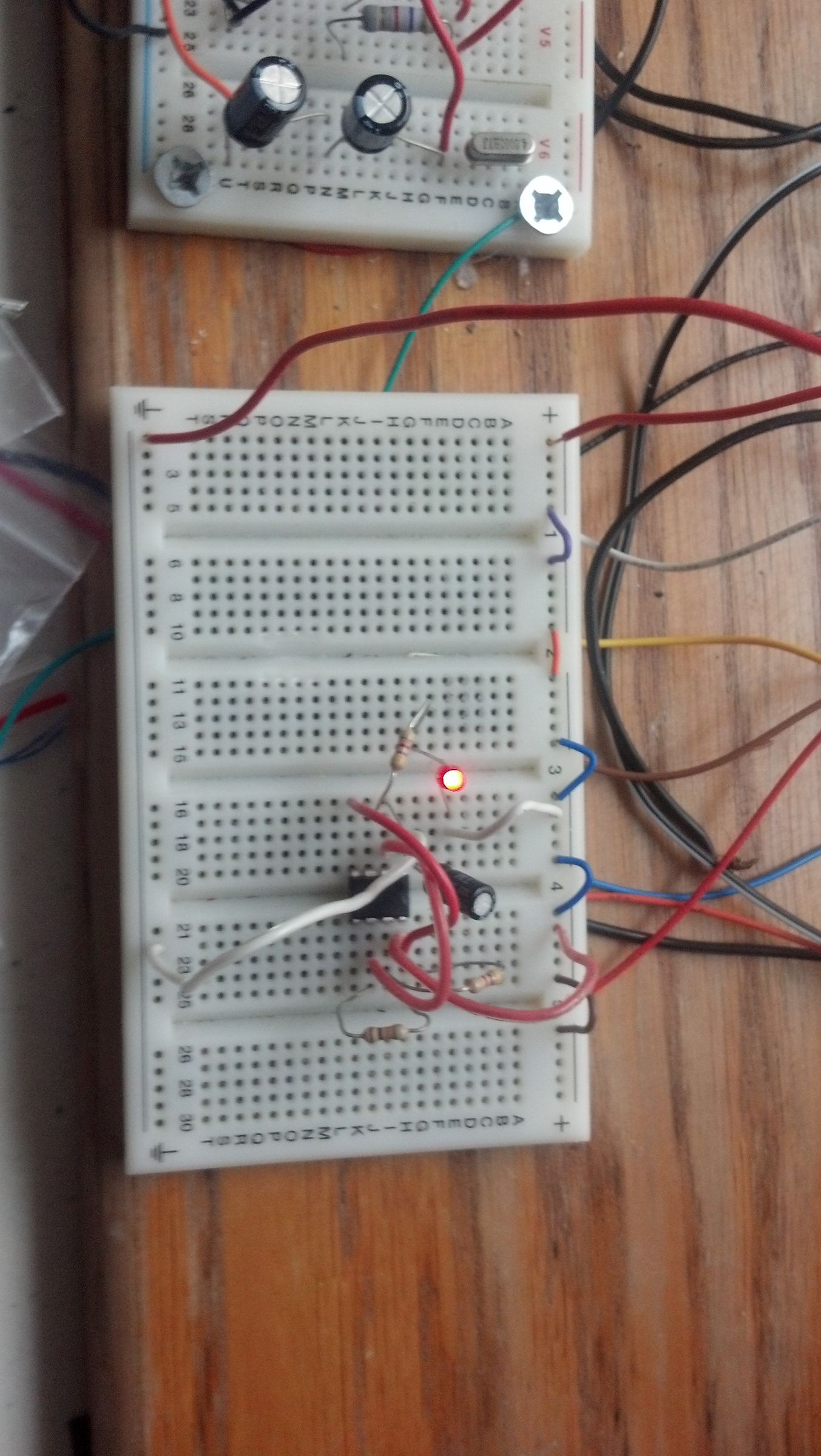 Intro How to Use a 555 Chip - Instructables