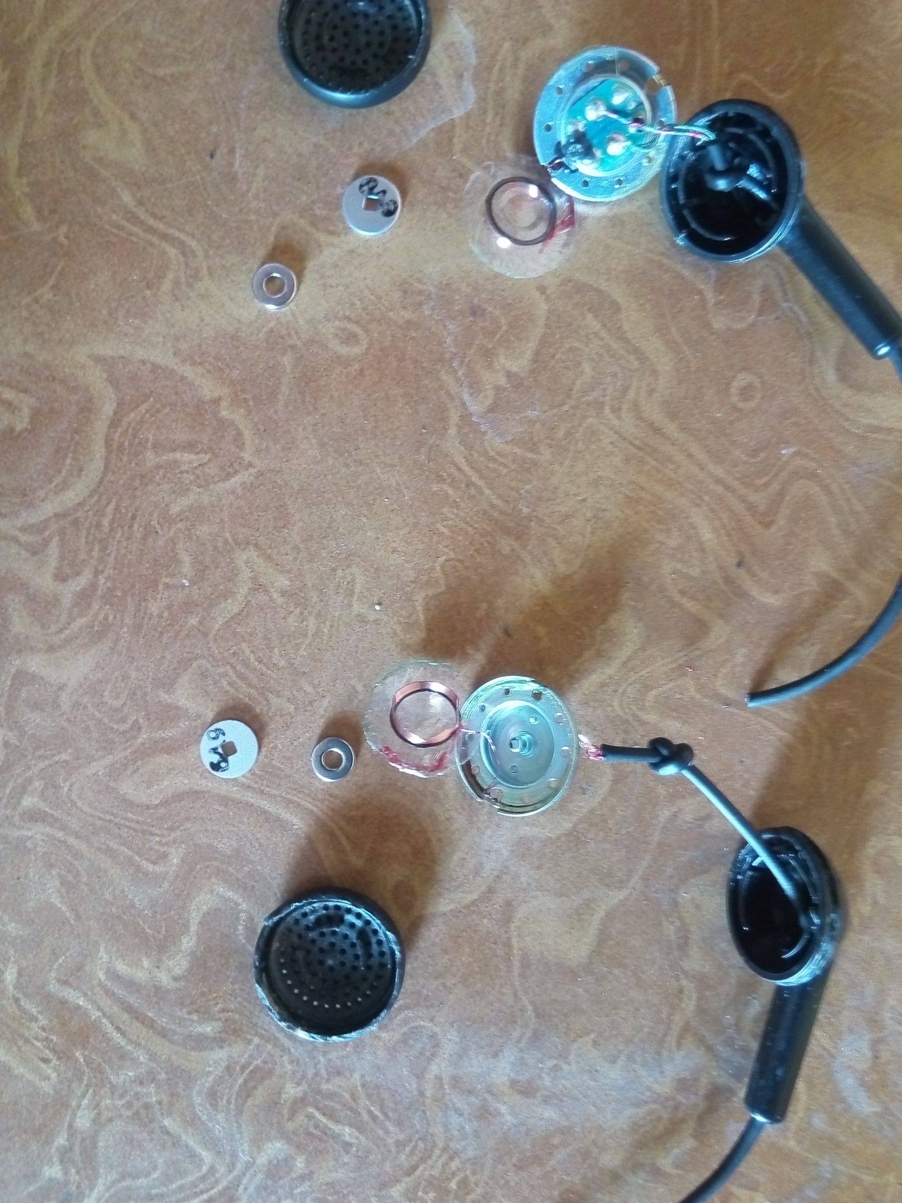 DISMANTLE - EARPHONES : 5 Steps - Instructables