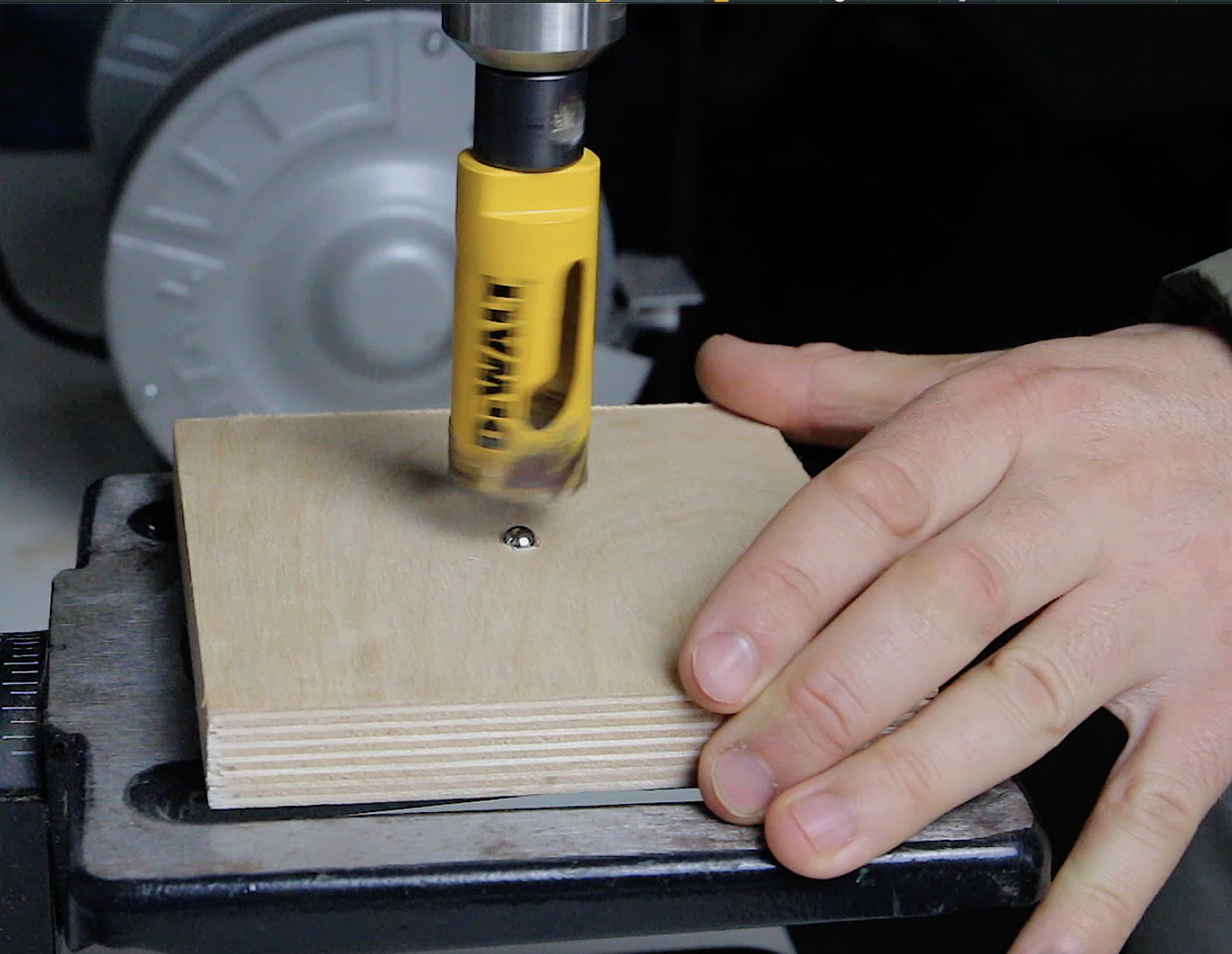 Creating a Molds From Aluminum Foil for Casting Lead or Tin : 8 Steps ...