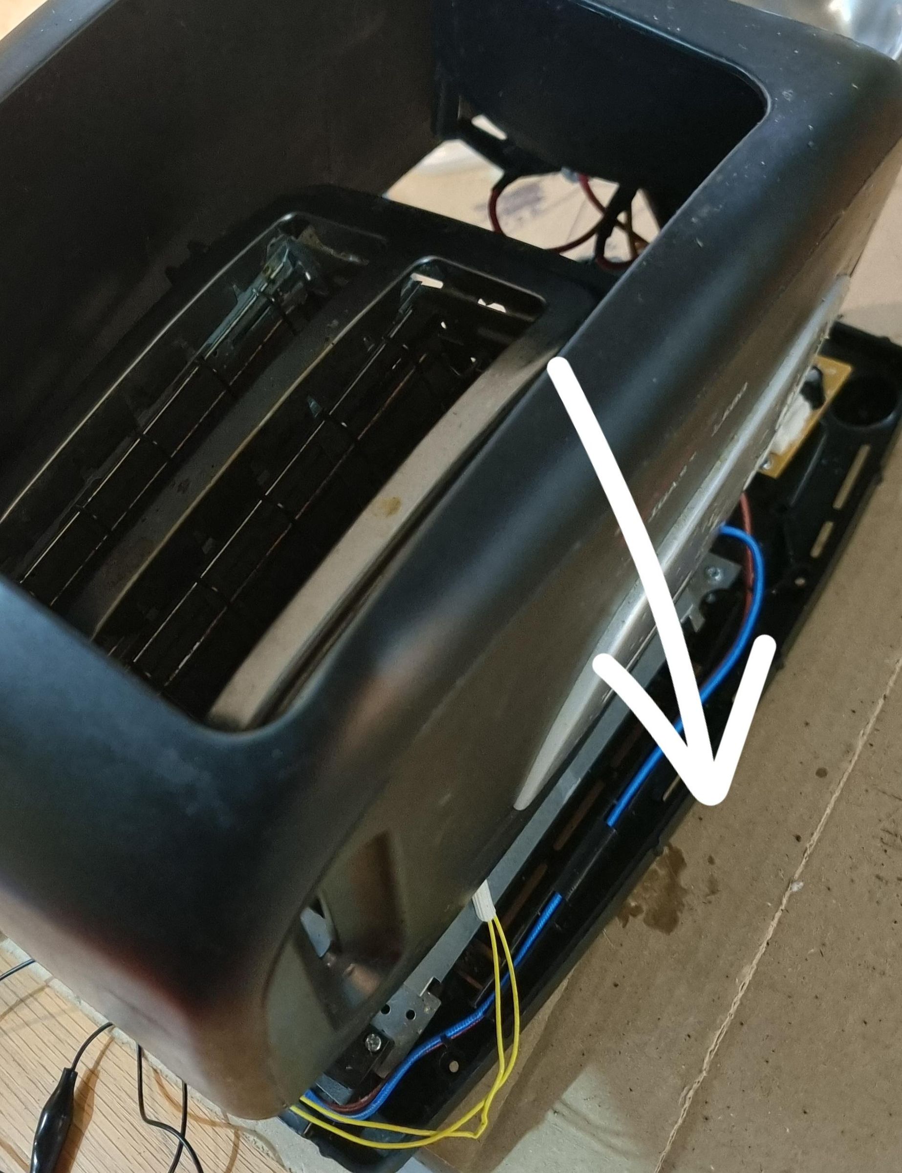 Fix an Old Broken Toaster! : 8 Steps - Instructables