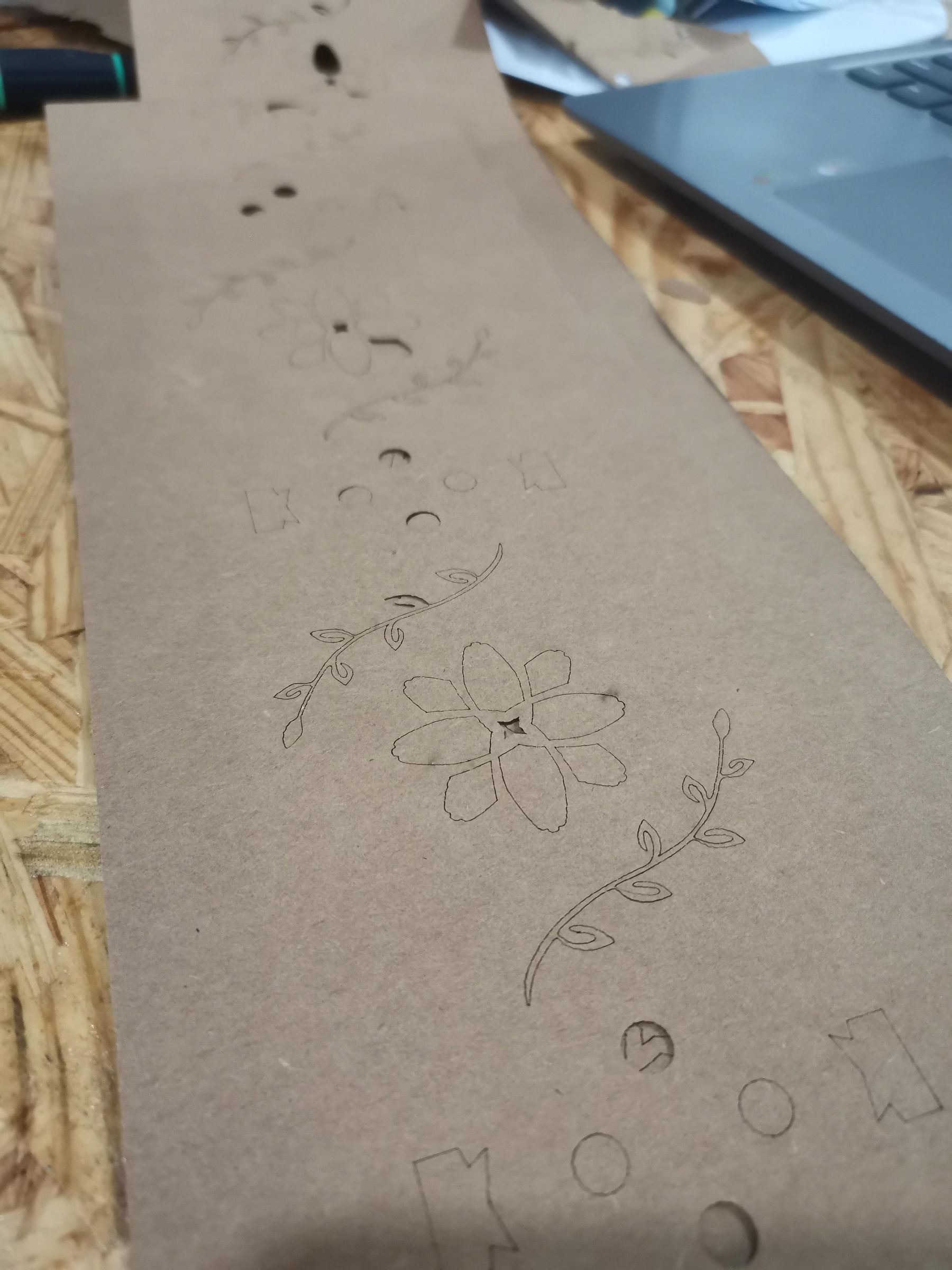 Hanging Foldable Lampshade! : 8 Steps (with Pictures) - Instructables