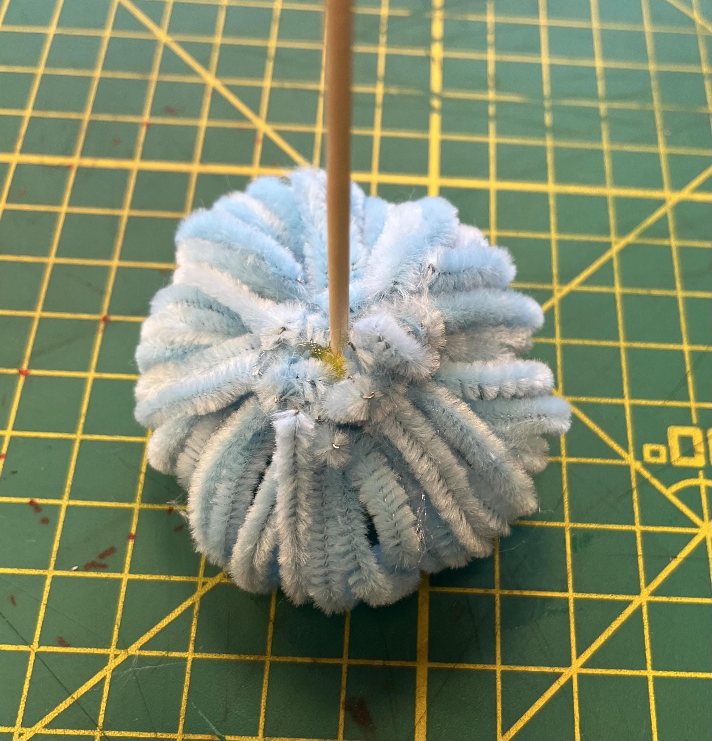 How to Make a Pipe Cleaner Flower : 11 Steps - Instructables