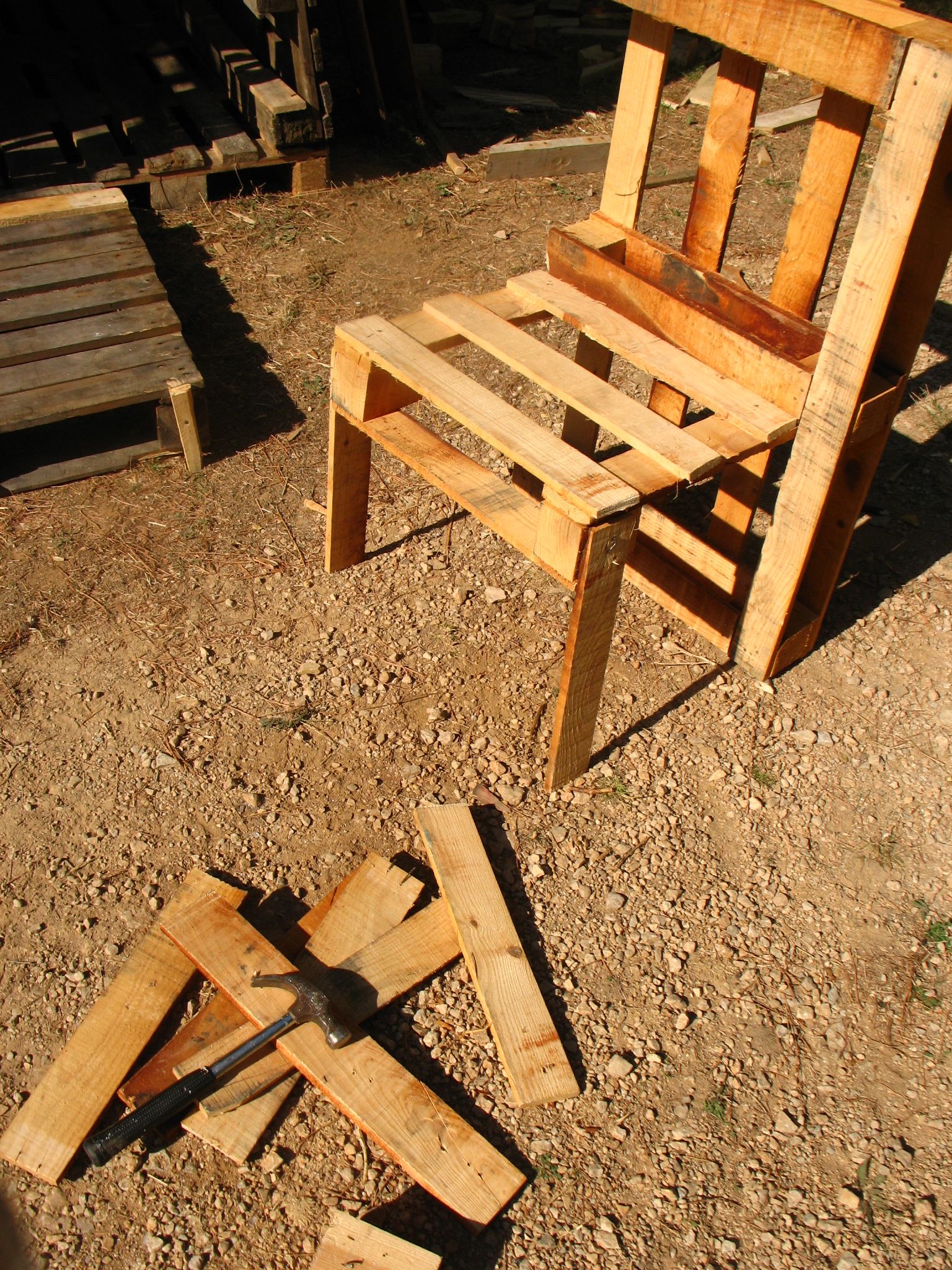 Single Pallet Chair : 5 Steps - Instructables