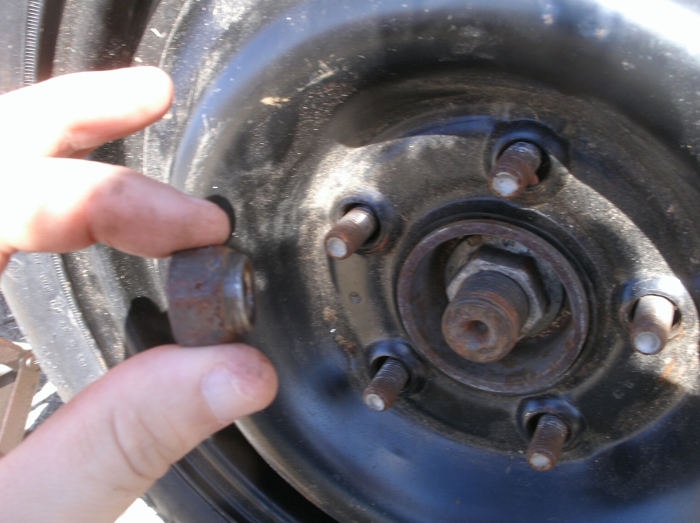 How to Rotate Your Car's Tires : 7 Steps - Instructables