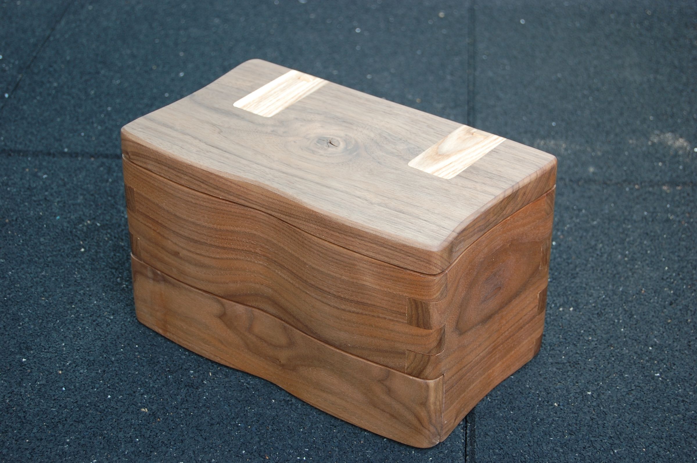 Finishing Walnut Box With Integral Hinge : 7 Steps (with Pictures ...
