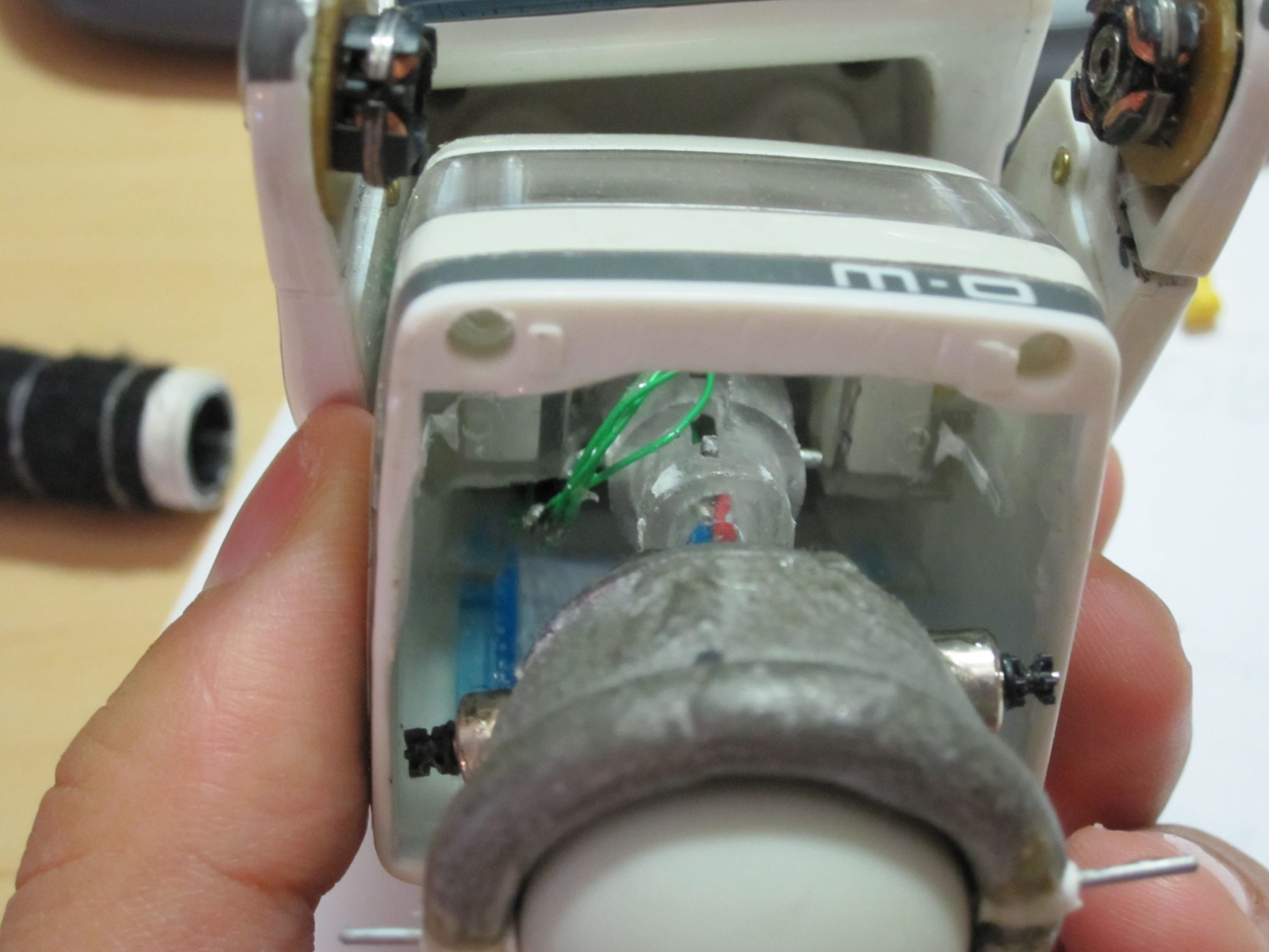 DIY PIXAR: M-O (Microbe Obliterator) Cleaner Bot : 10 Steps (with ...