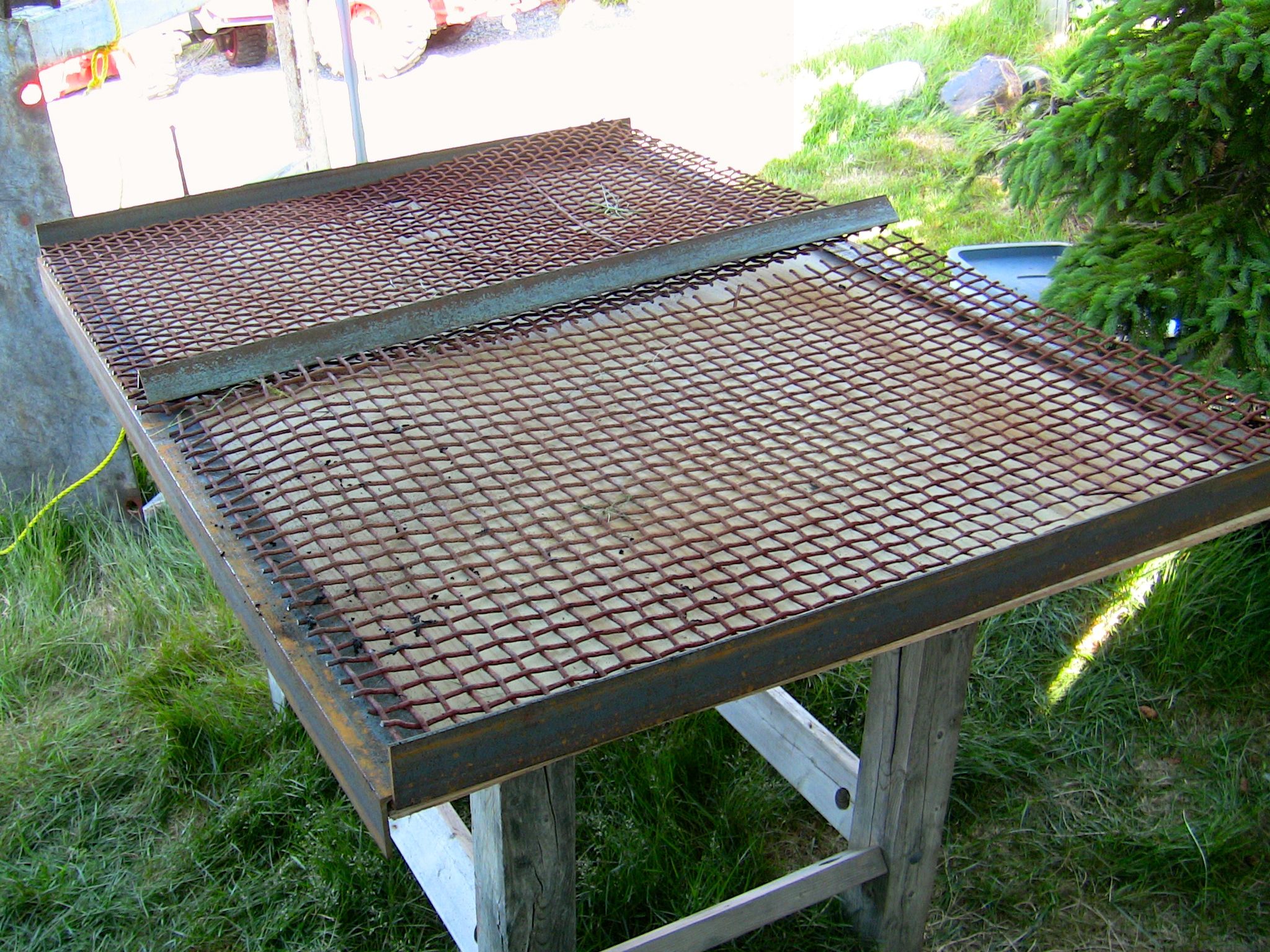 Homemade Soil Screener/sifter : 11 Steps (with Pictures) - Instructables