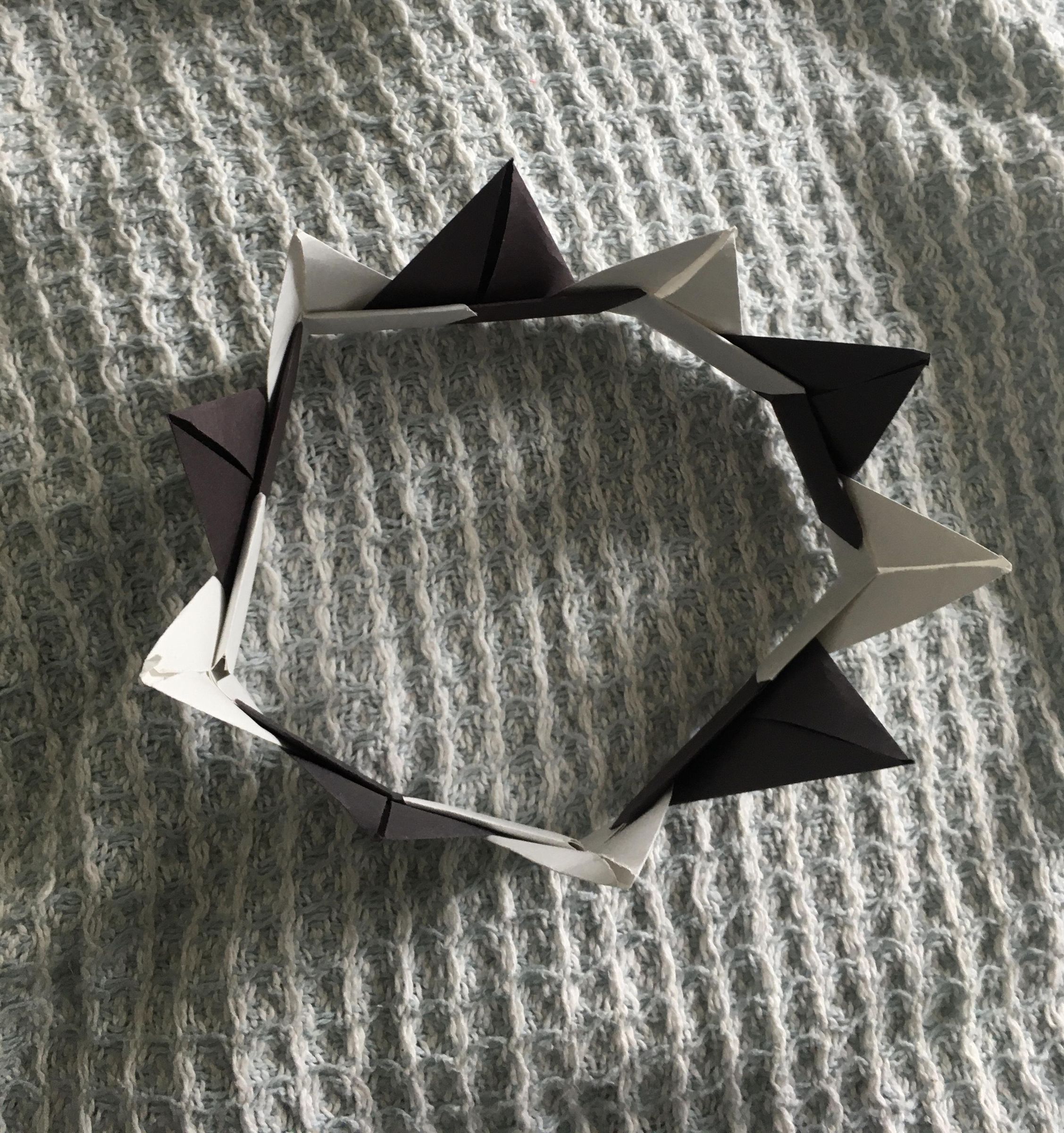 How to Make a Paper Crown : 11 Steps (with Pictures) - Instructables