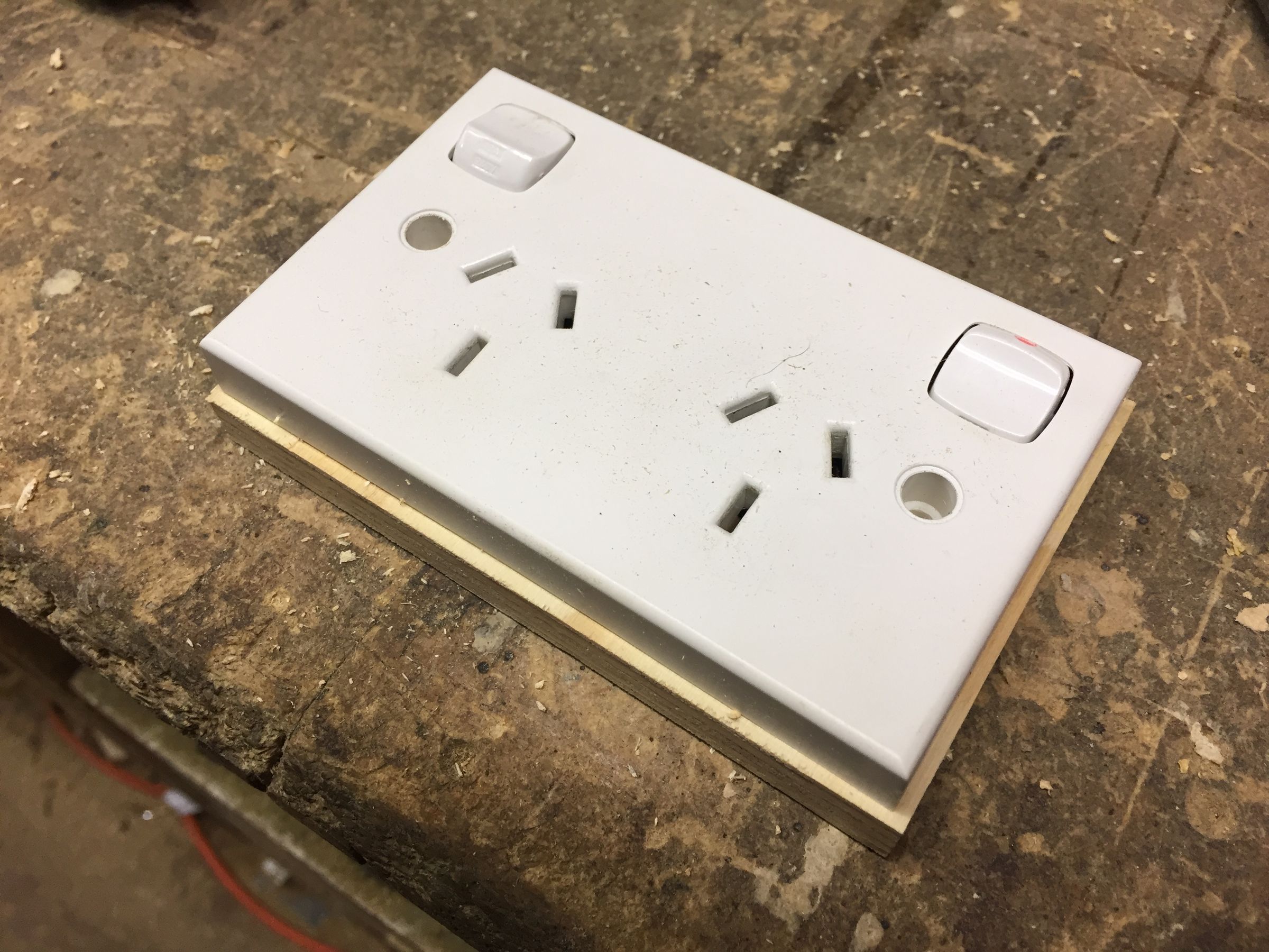 Handy Spaced Powerboard for Work Space : 5 Steps (with Pictures ...