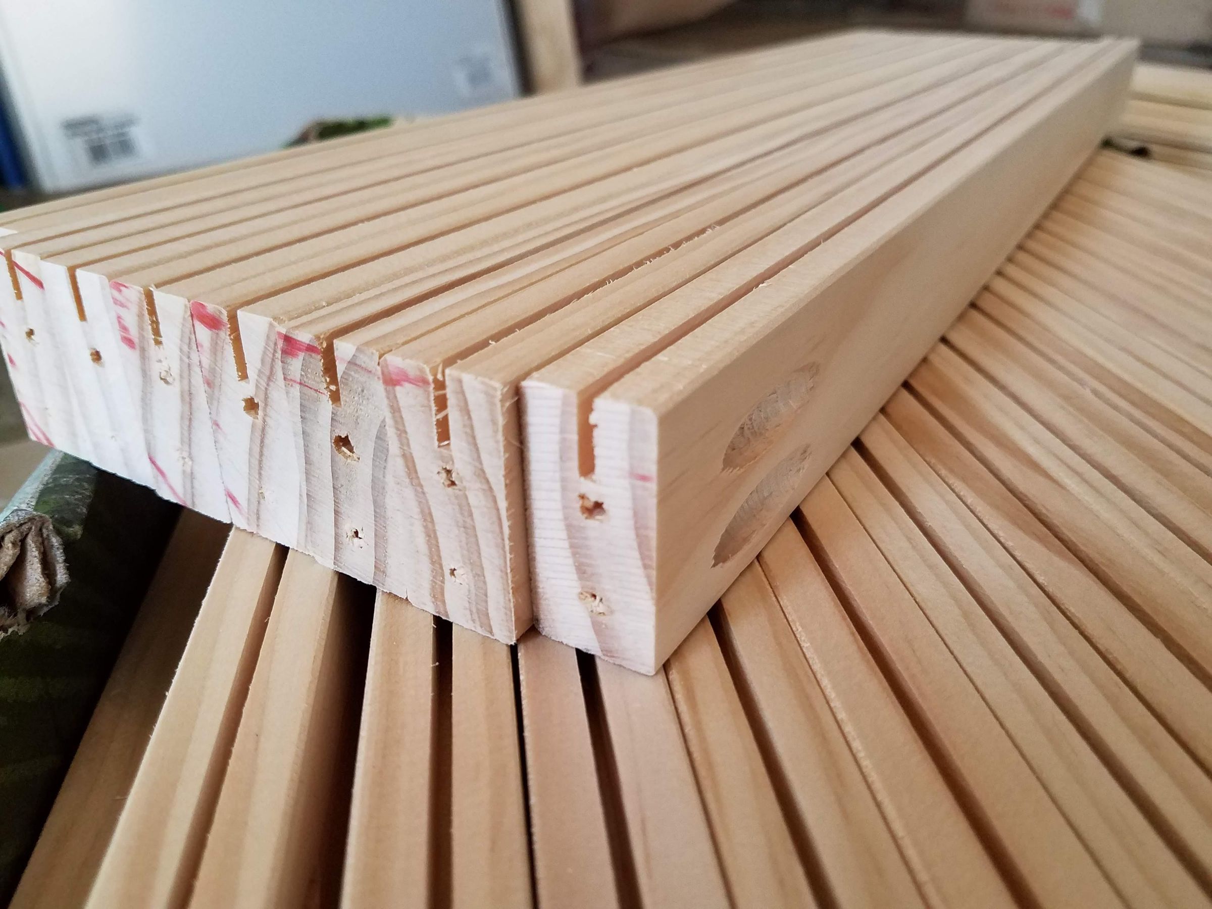 DIY Teacher Desk Shield for Writing Conferences : 7 Steps (with ...