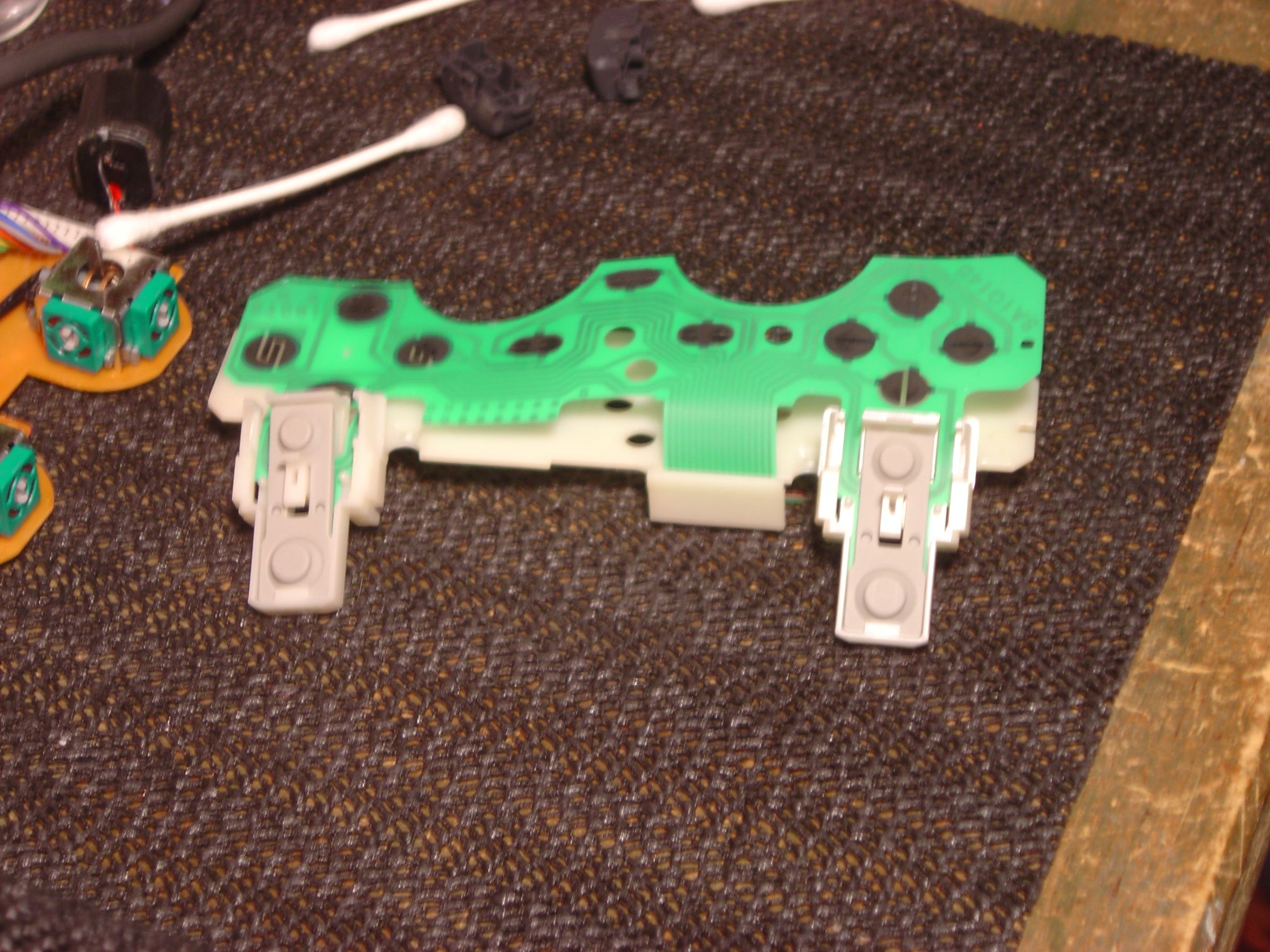 Clean Your DualShock Controller : 9 Steps - Instructables