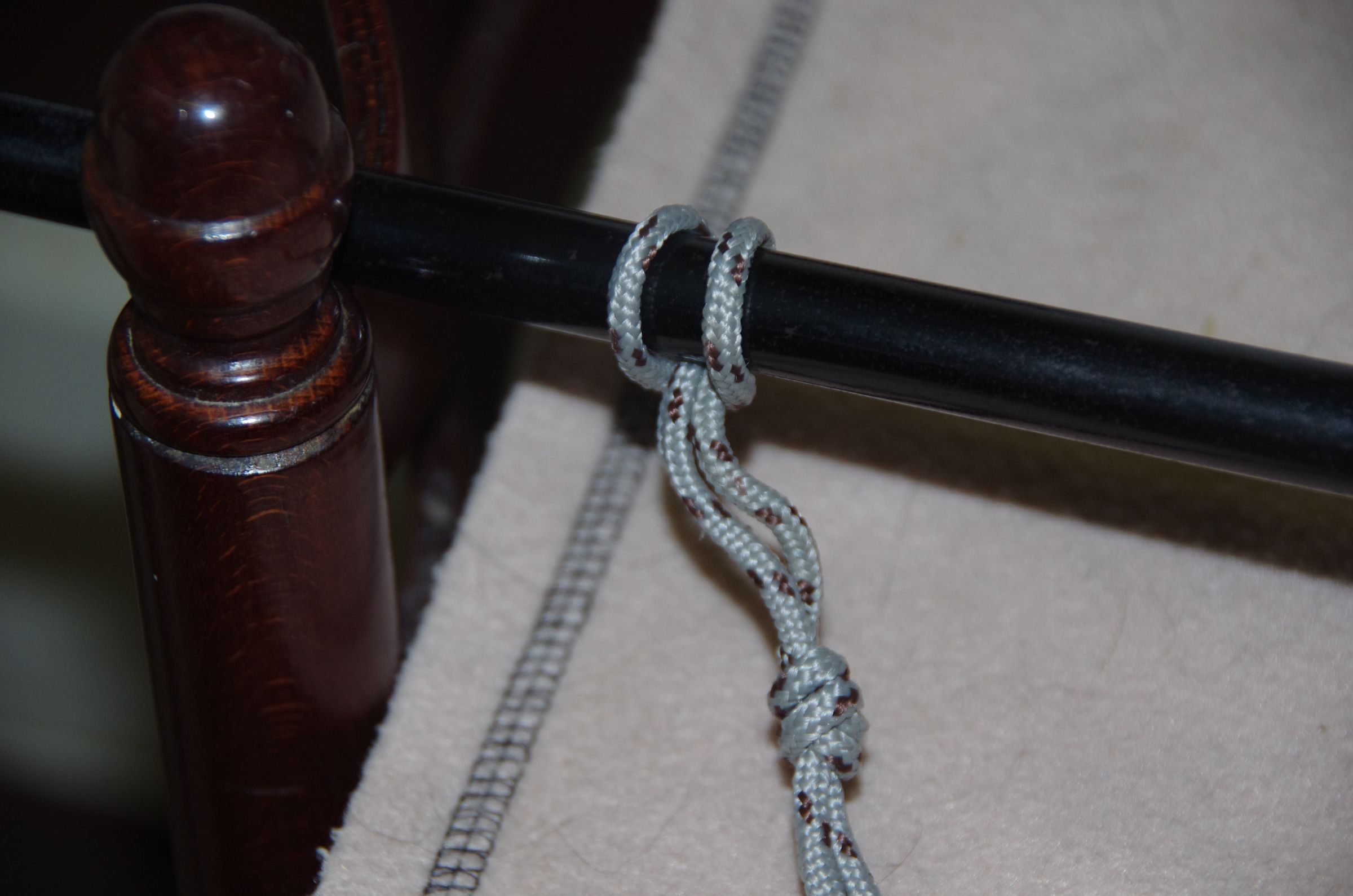 Swivelless Paracord Sling : 5 Steps - Instructables
