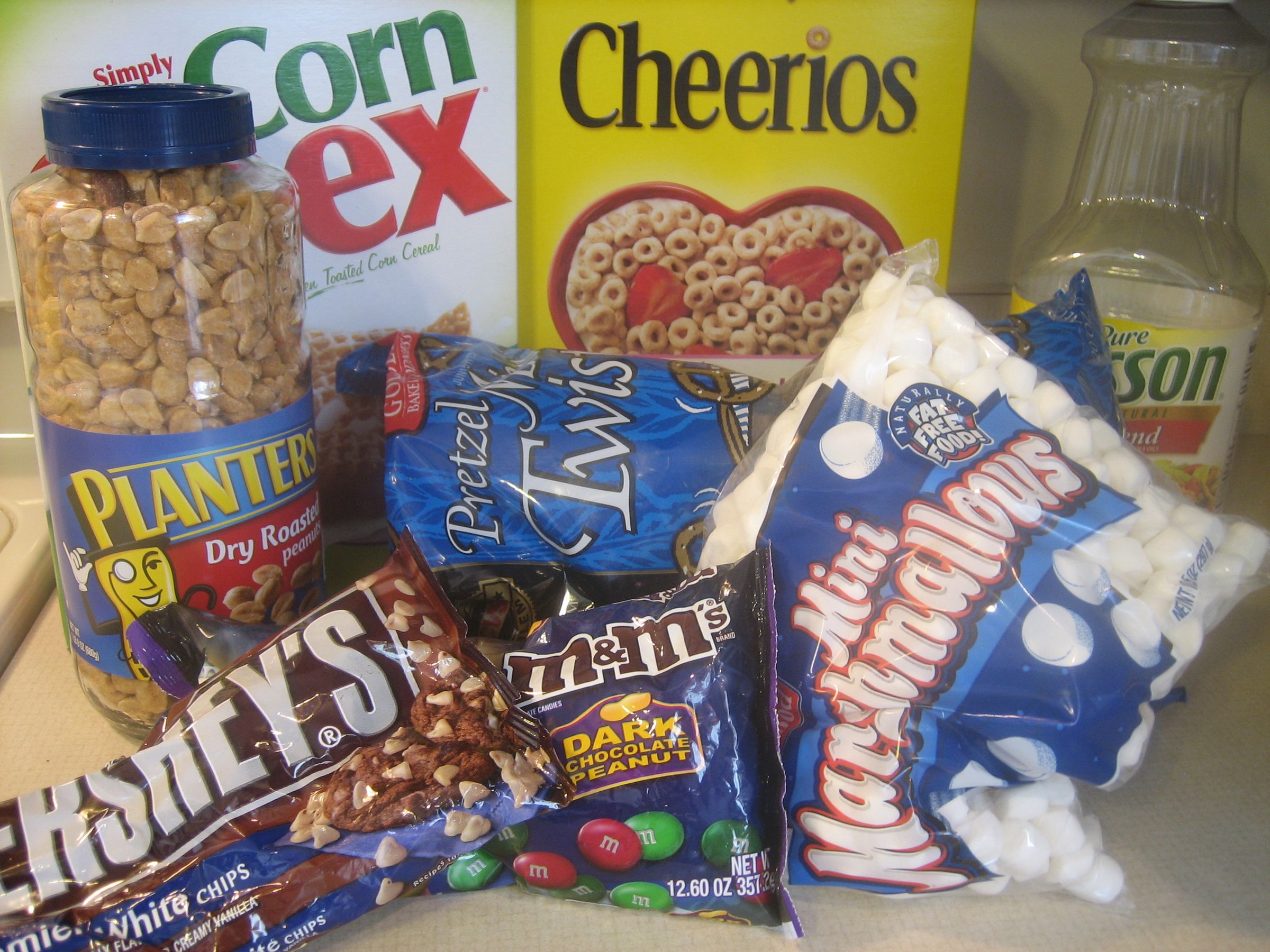 White Chocolate Snack Mix : 4 Steps - Instructables