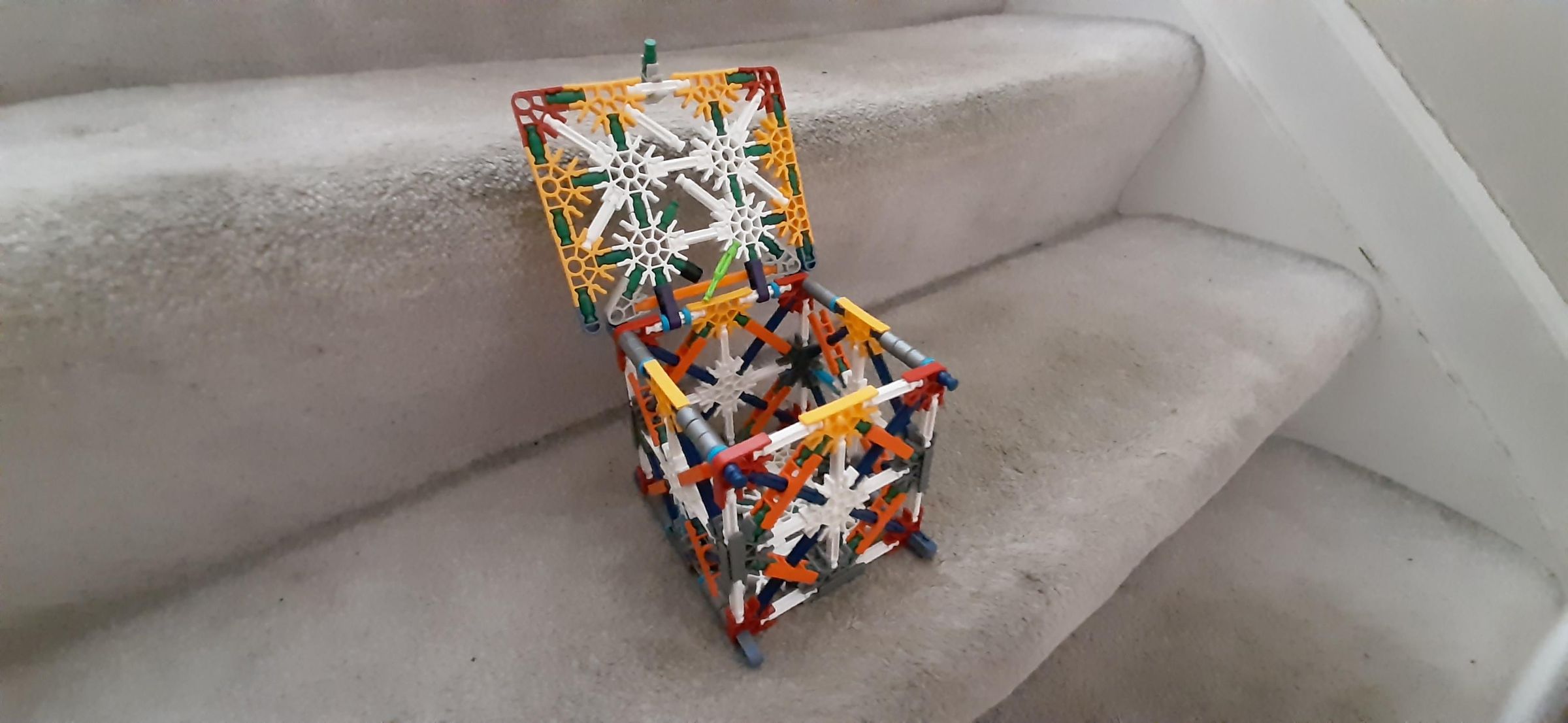 4.5 X 4.5 X 5 Inch Knex Box With Locking Lid : 5 Steps - Instructables
