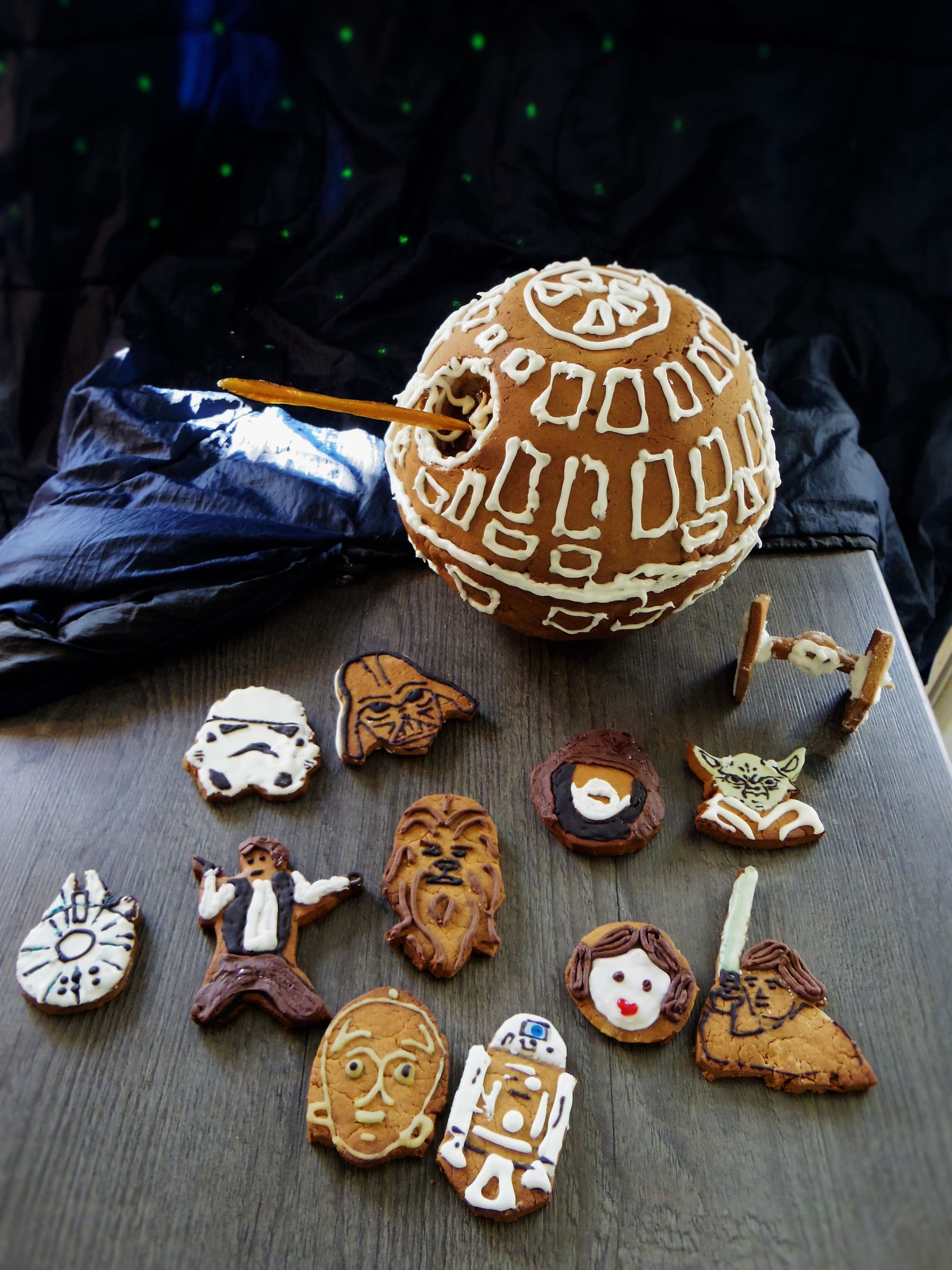 Gingerbread Death Star : 7 Steps - Instructables