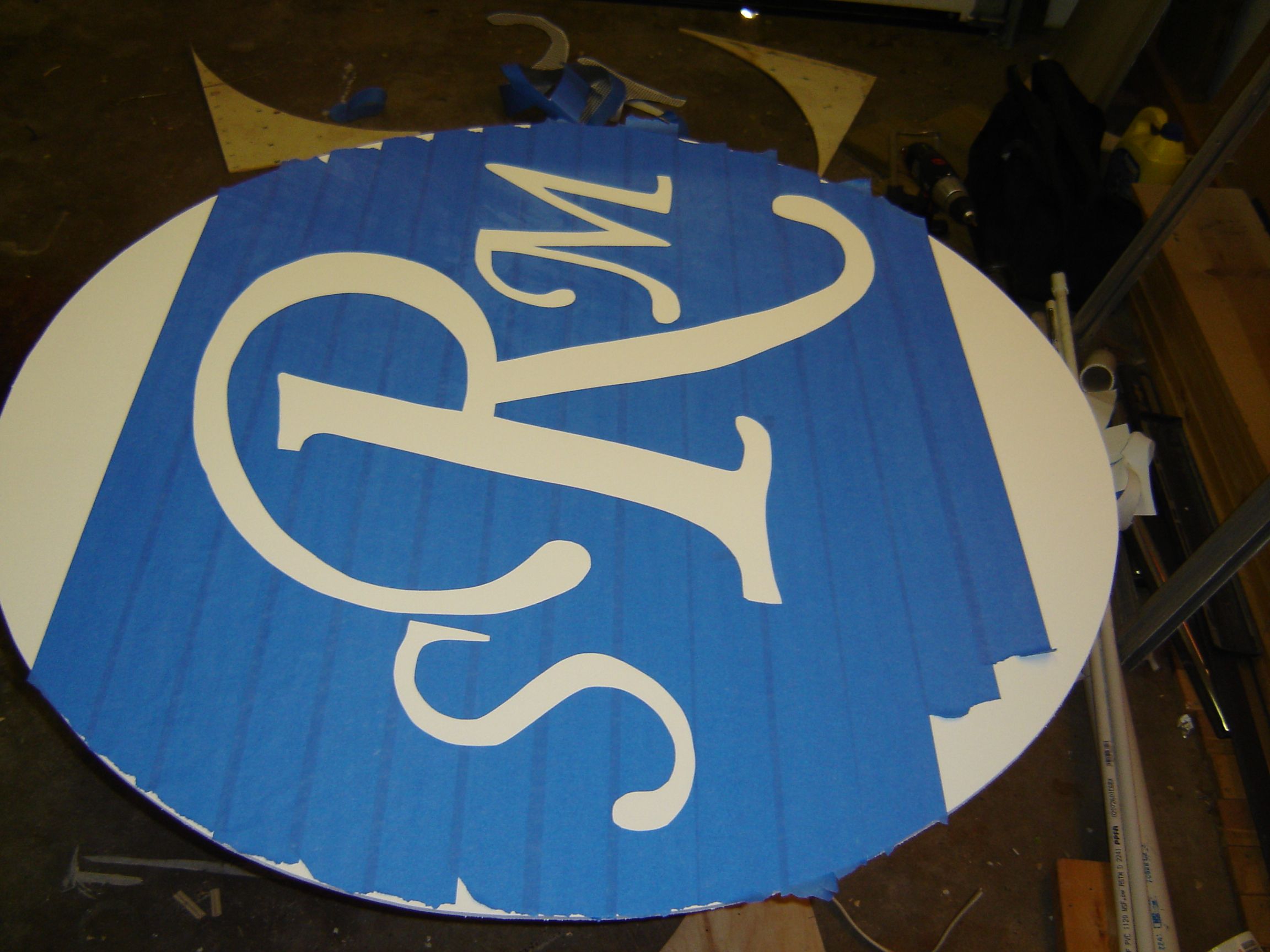 Floating Monogram Backdrop : 3 Steps - Instructables