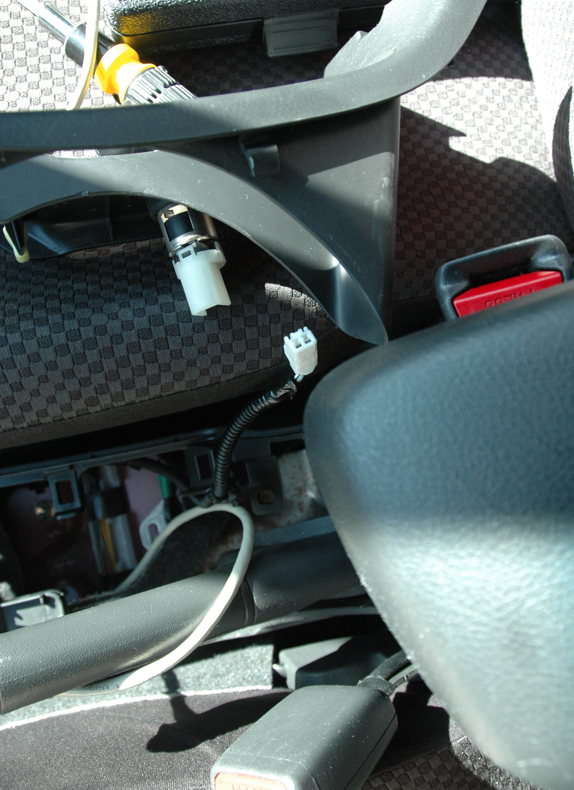 Add Powered USB Ports to Your Car : 5 Steps (with Pictures) - Instructables