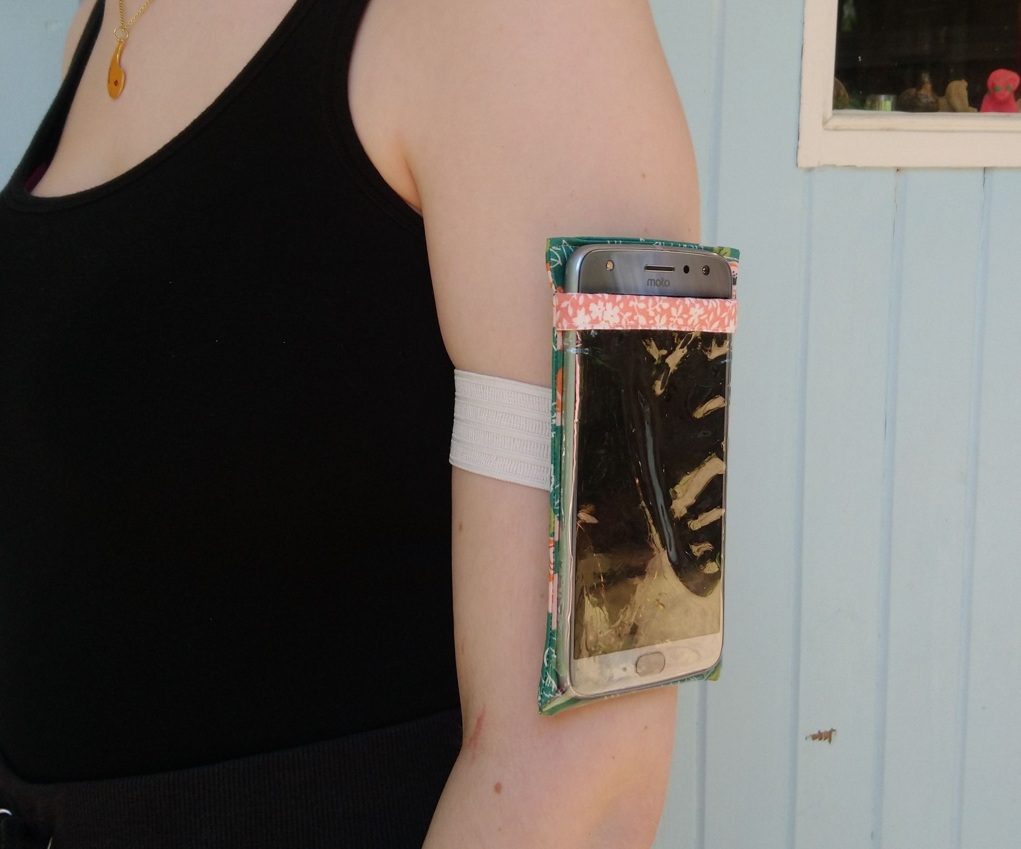 Workout Arm Phone Holder : 5 Steps (with Pictures) - Instructables