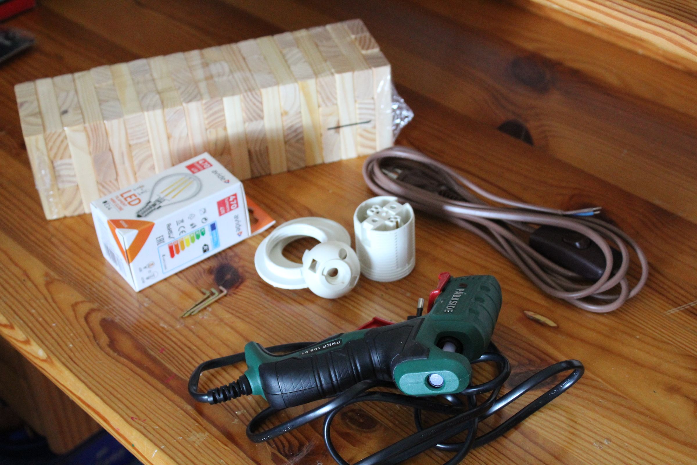 Jenga Lamp DIY : 5 Steps - Instructables