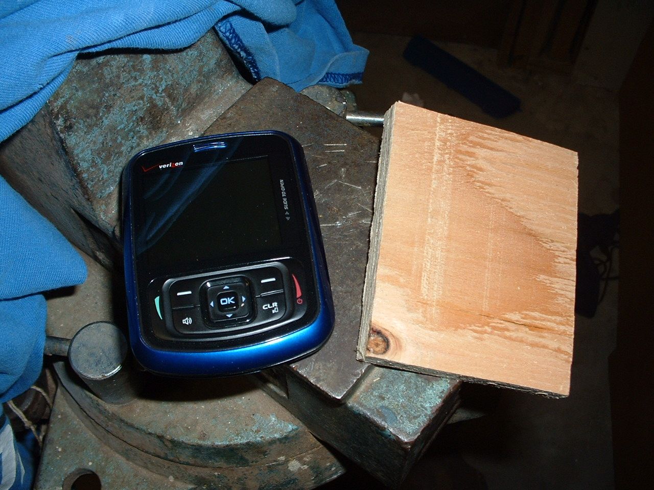 Cell Phone Case - Verizon Blitz : 5 Steps - Instructables