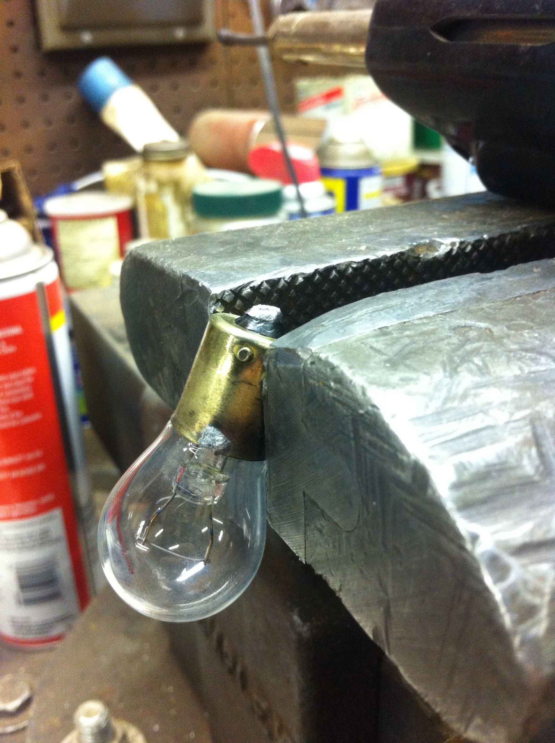 How to Troubleshoot/restore an Automotive Lightbulb : 5 Steps ...