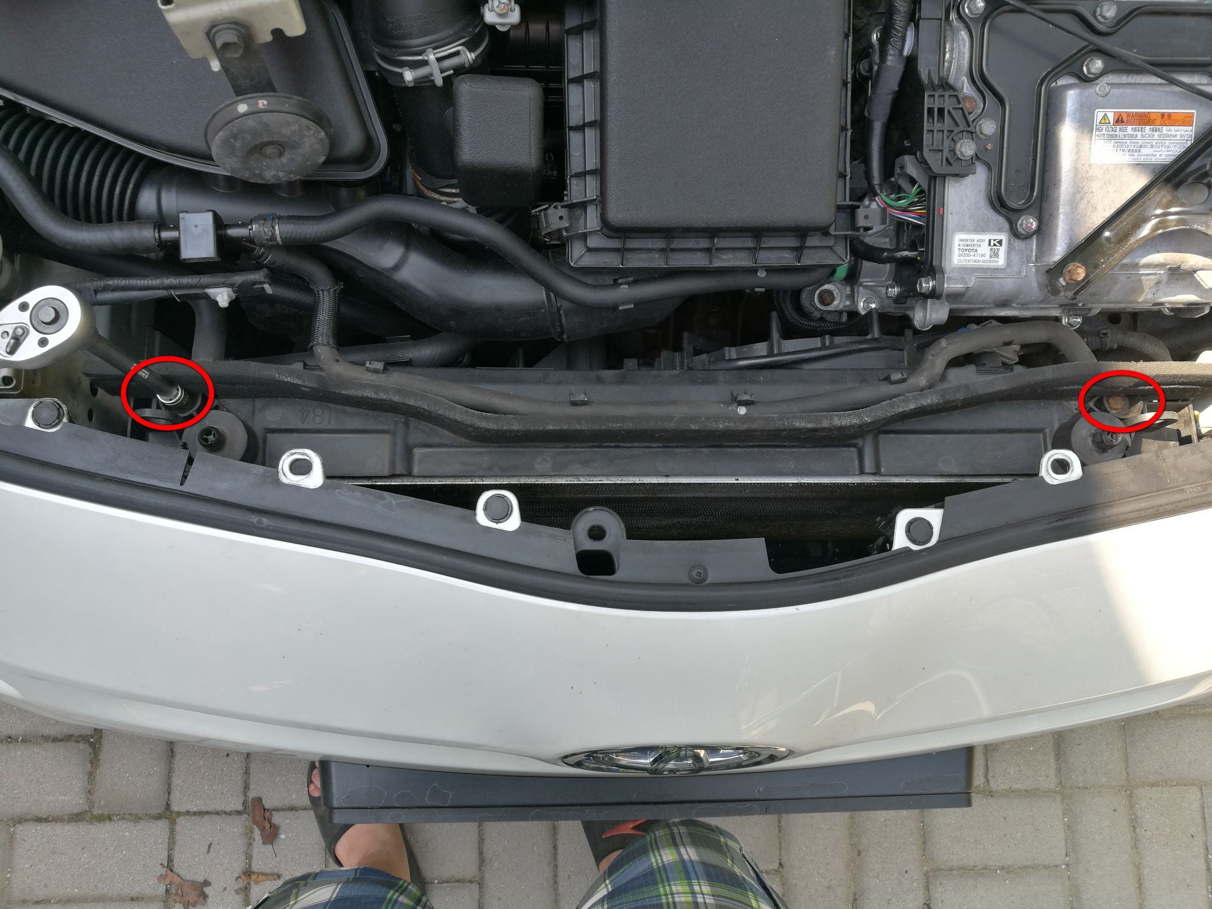 Toyota Prius Gen 3 Front Cooler Cleaning : 6 Steps (with Pictures ...