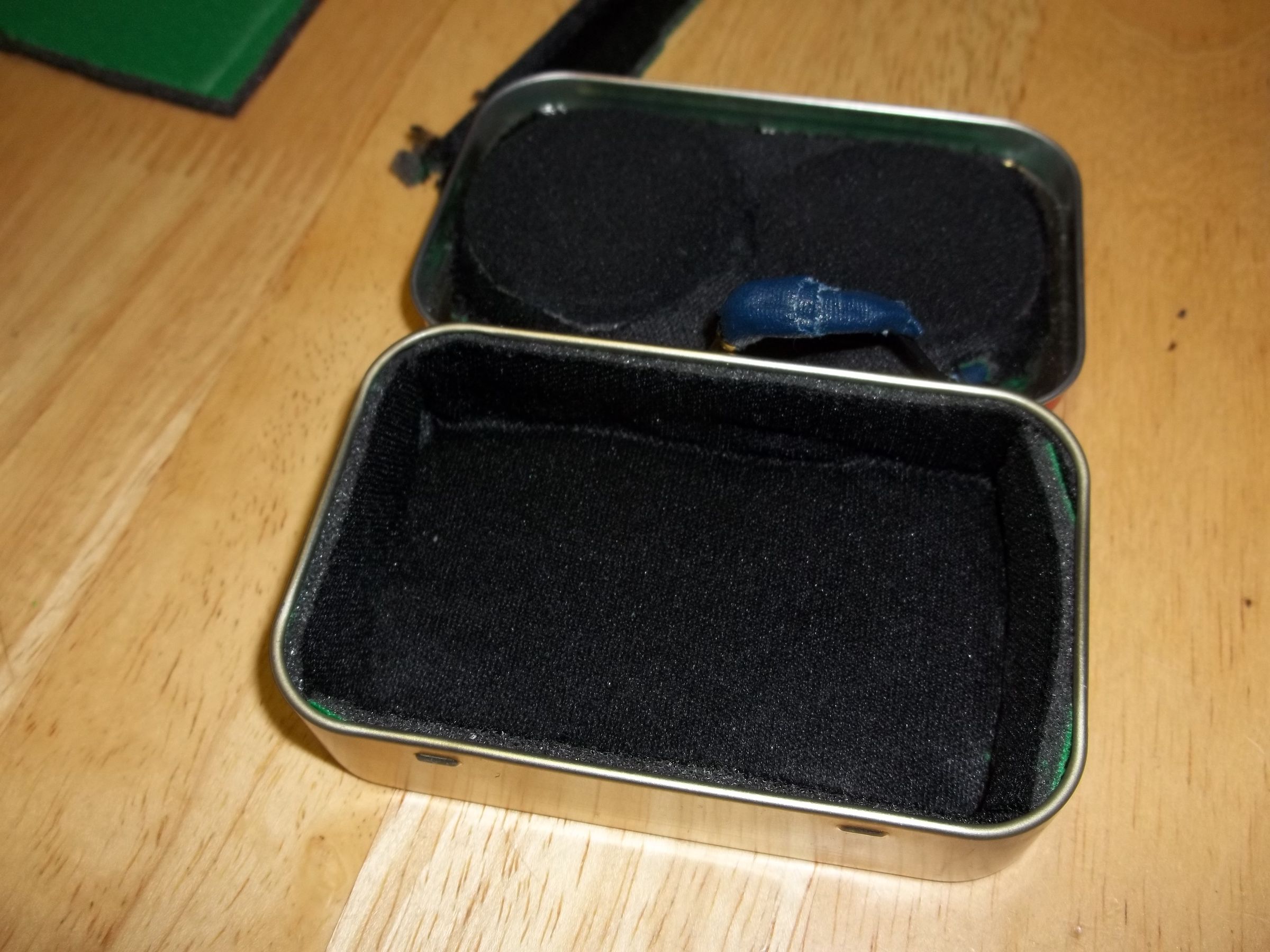 Altoid Ipod Speaker Case : 7 Steps - Instructables