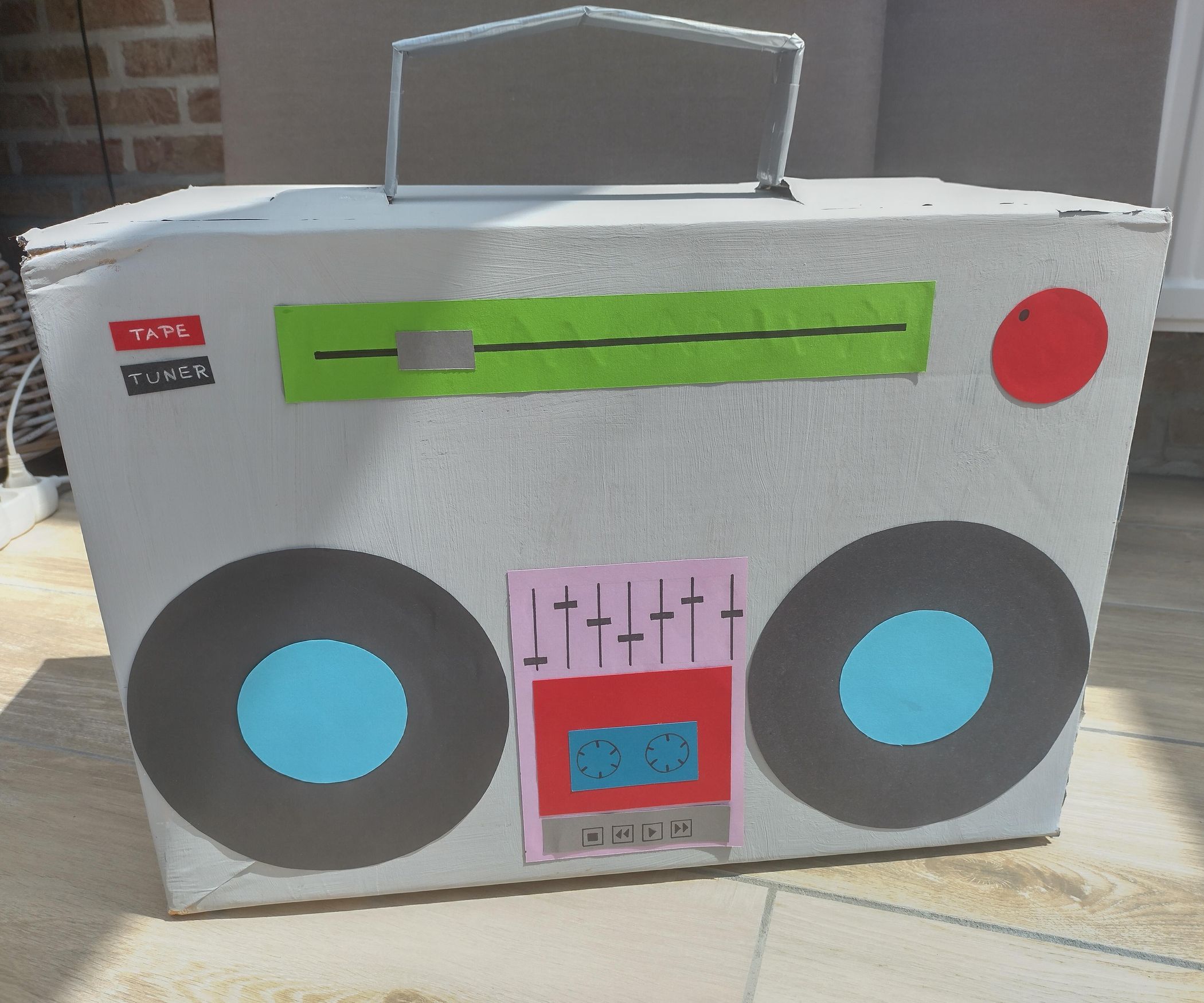 Cardboard Hip-Hop Boombox : 5 Steps (with Pictures) - Instructables